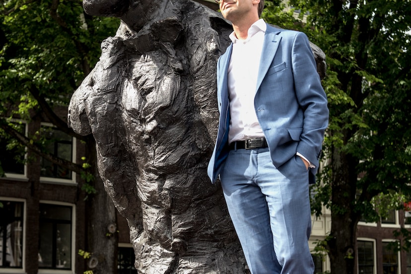 SP-Kamerlid Ronald van Raak schreef een boek over zo’n dertig ...