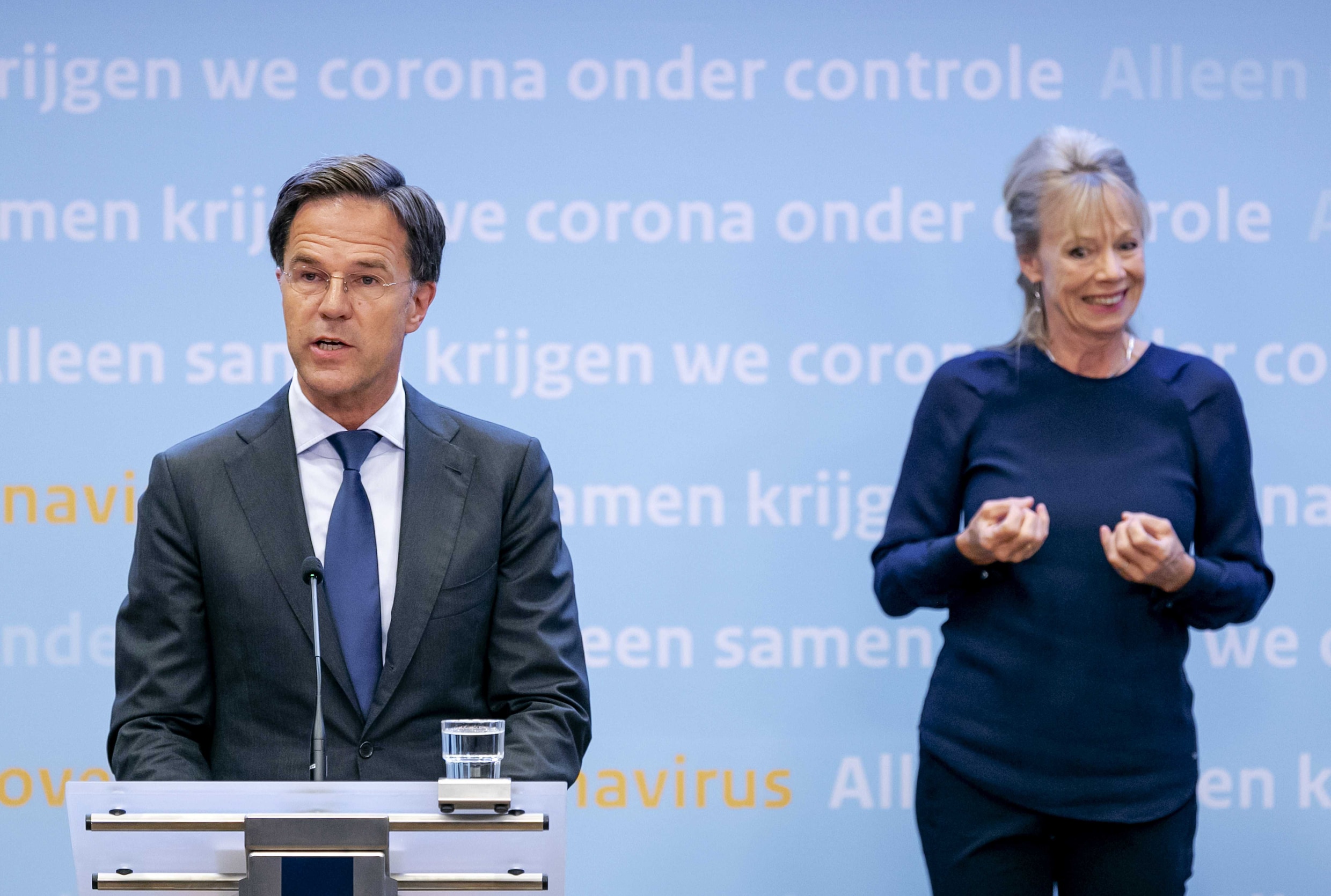 Het kabinet draait versoepelingen in de horeca deels terug | de Volkskrant