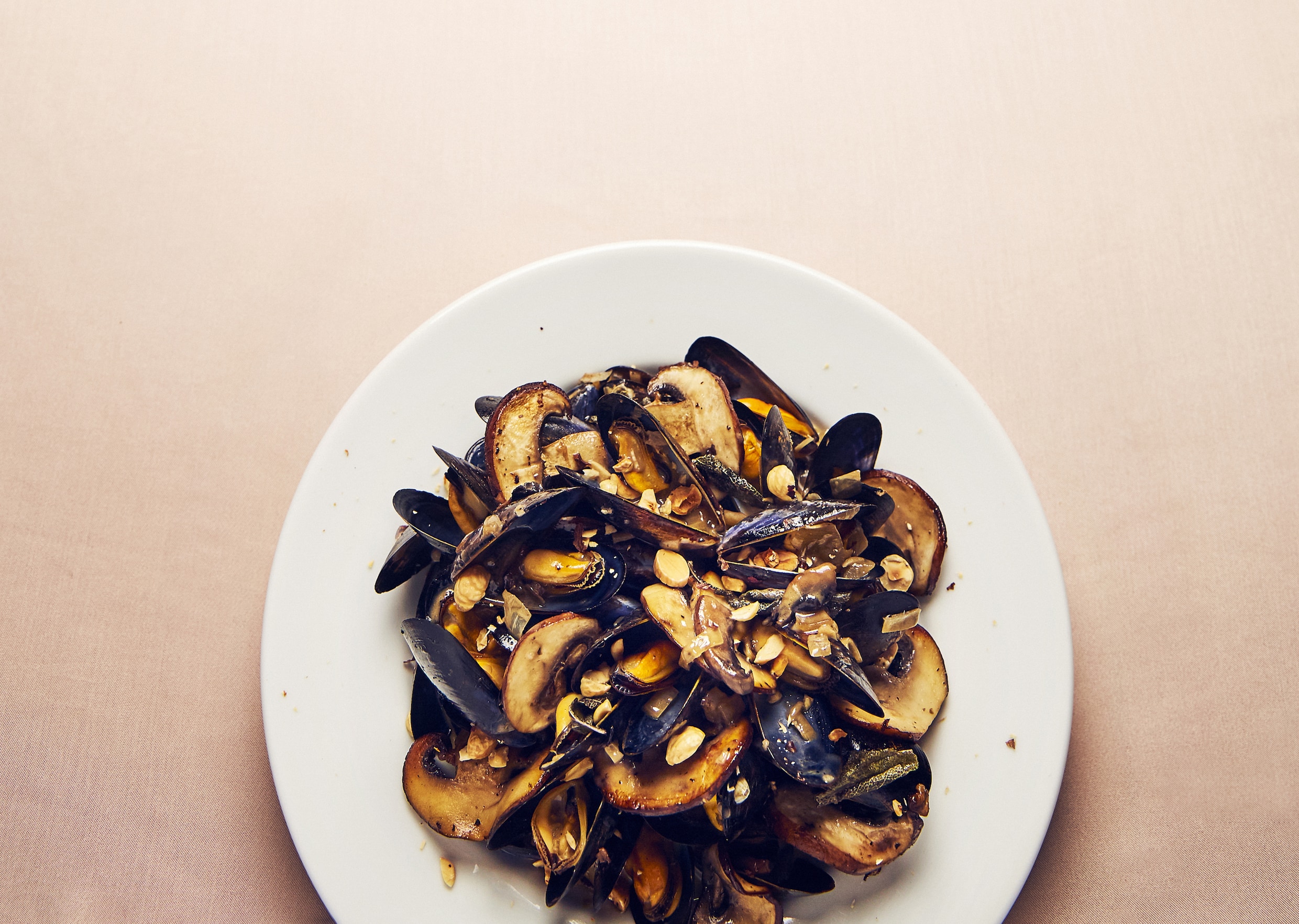 Mossels met paddestoelen, noten, bier en room – een wonderlijke ...