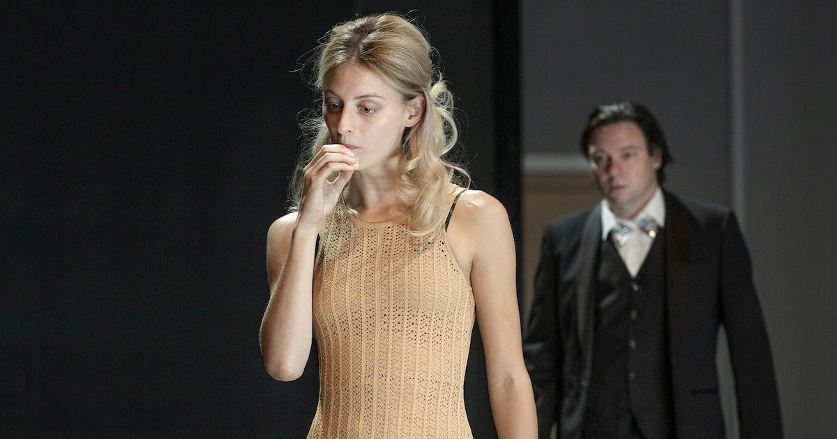 Het door Robert Icke bedachte vervolg op Ibsens Poppenhuis is ...