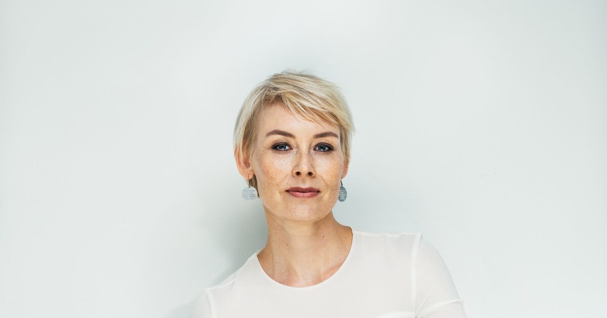 Slimme roman over macht, seks, kunst en taal van de Finse Laura ...