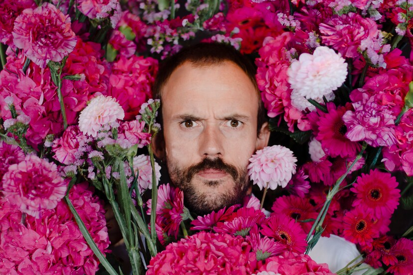 Joe Talbot, frontman van Idles, schreef voor nieuw album liefdevolle ...