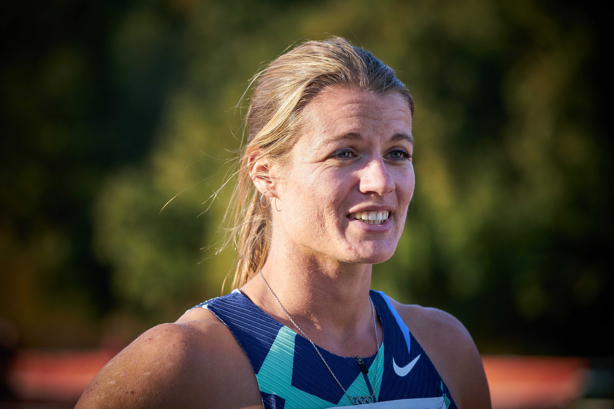 Dafne Schippers bevrijdt zich van contract met Nike en gaat in zee met ...