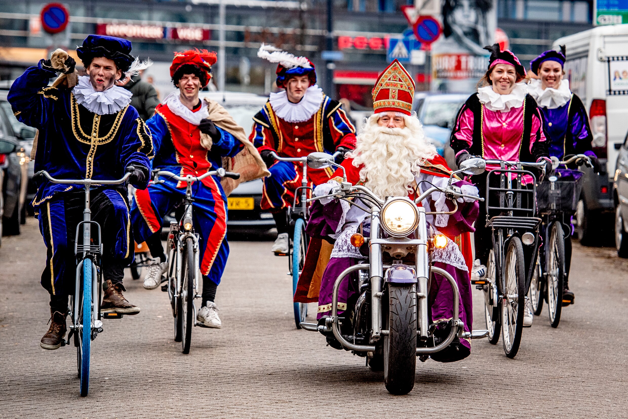Toezichtsraad: Zwarte Piet is raciaal stereotype en wordt terecht ...