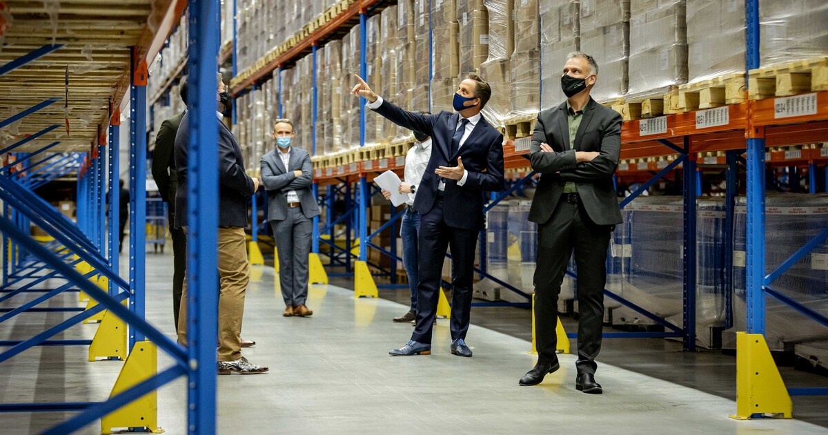 Het vaccin is in aantocht – wat staat er te gebeuren? | de Volkskrant