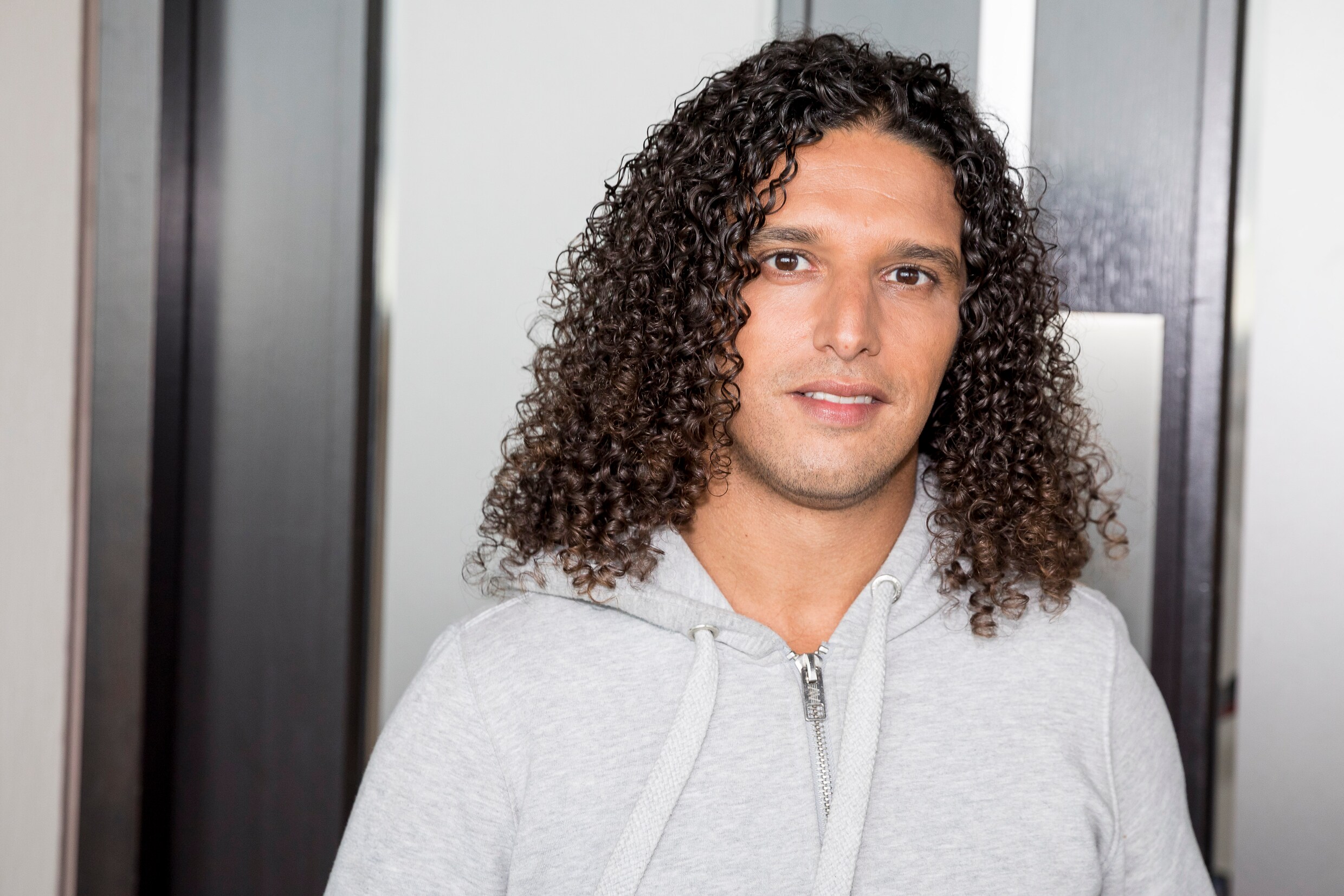 Kate Middleton draagt een jurk als een Bondfilm en Ali B airfryt graag ...