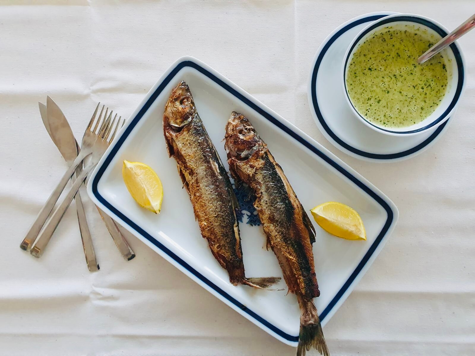 De Volkskeuken: groene haringen in het groen | de Volkskrant