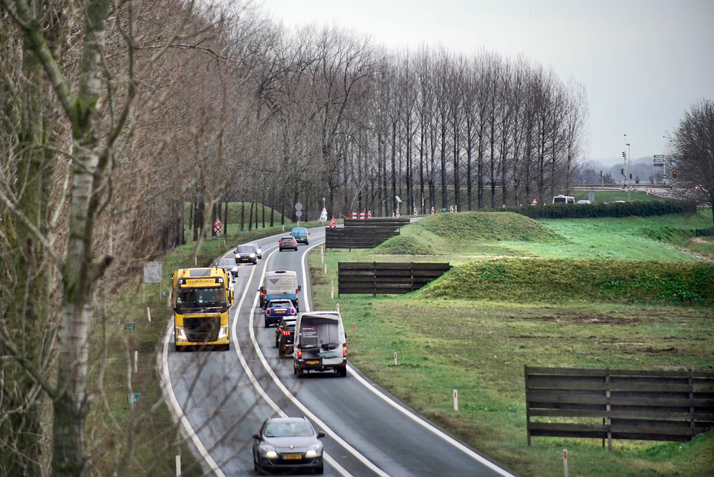 Doortrekken A15 loopt opnieuw vertraging op | de Volkskrant
