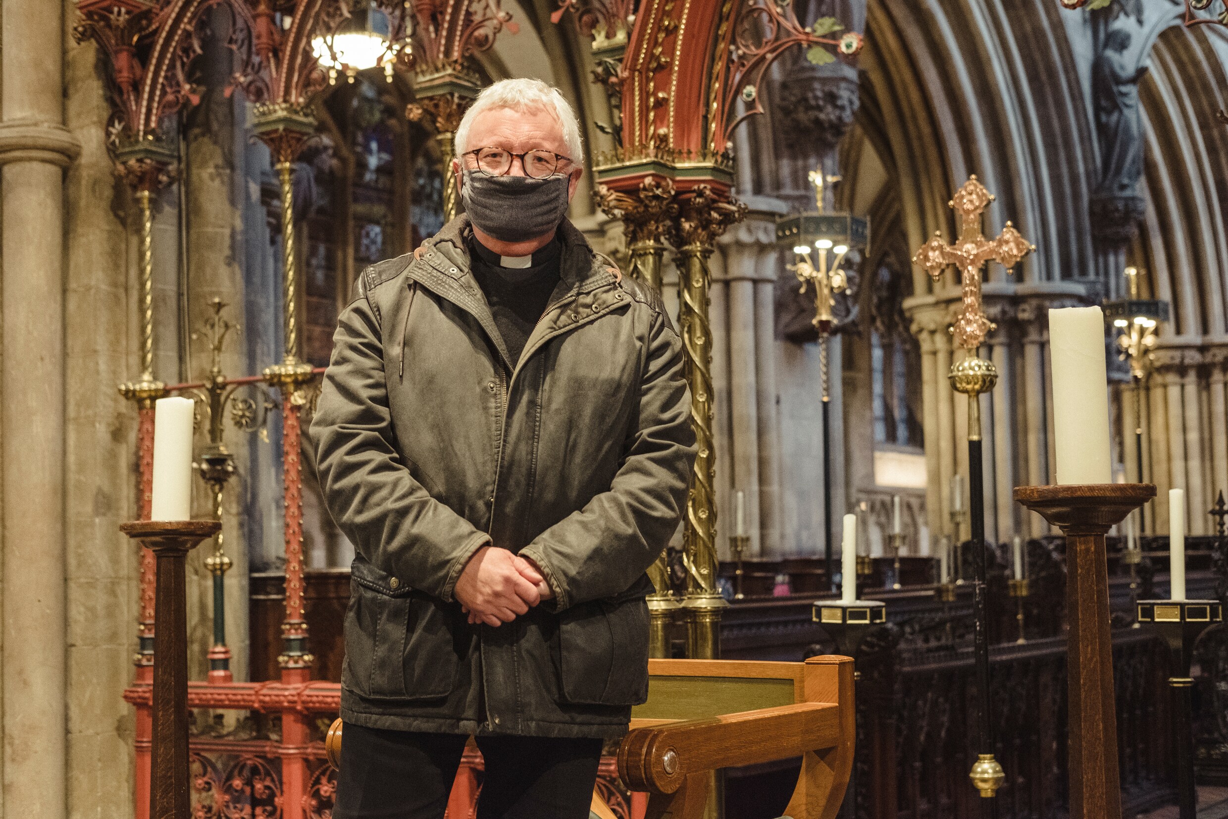 Naar de kathedraal voor een coronaprik: ‘Het genezen van mensen is een ...