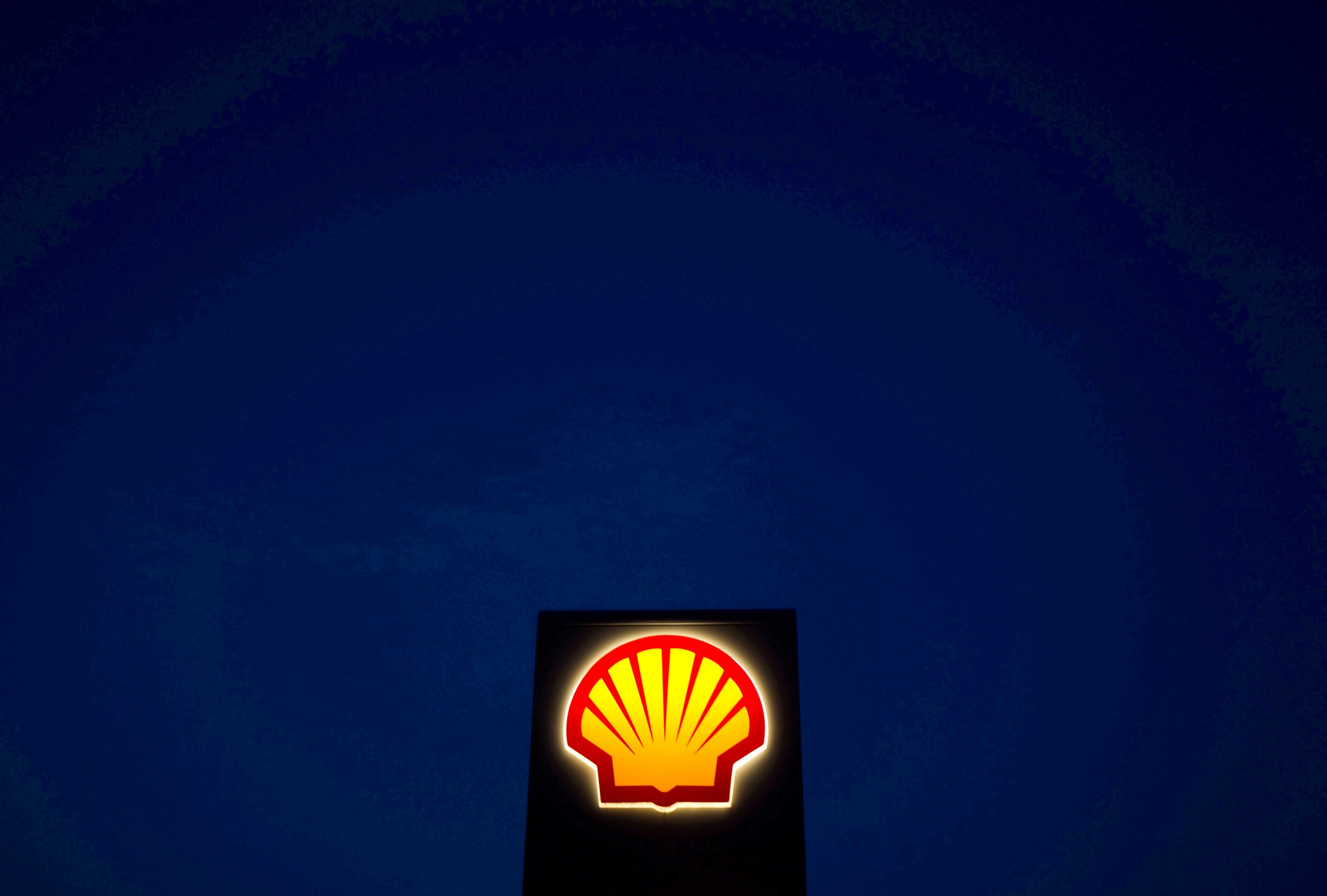 Corona duwt Shell diep in het rood: duizelingwekkende 22 miljard dollar ...