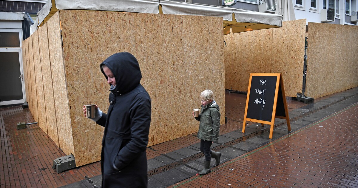 Door personeelstekort bij de Belastingdienst worden miljarden aan ...