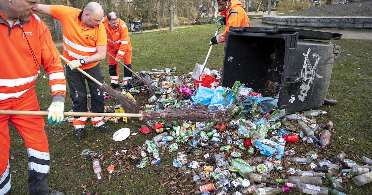 Ook voor jongeren moet gelden: ruim je eigen rommel op | de Volkskrant
