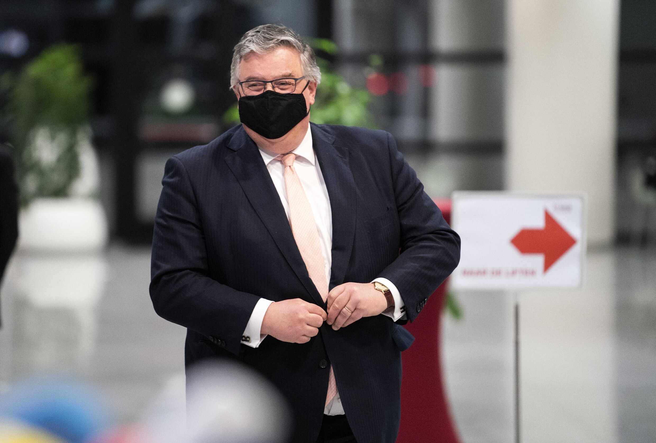 Burgemeesters: avondklok niet te controleren tijdens de verkiezingen ... Burgemeesters: avondklok niet te controleren tijdens de verkiezingen ...