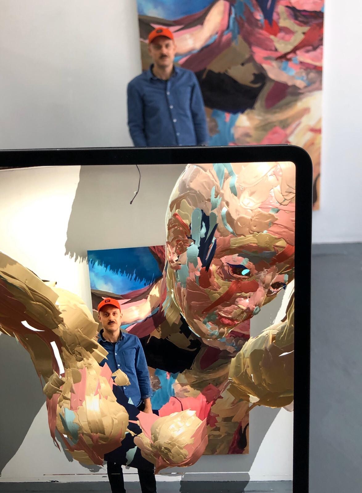 Kunstenaar Dennis Rudolph laat engelen en duivels vliegen rond de Oude ...