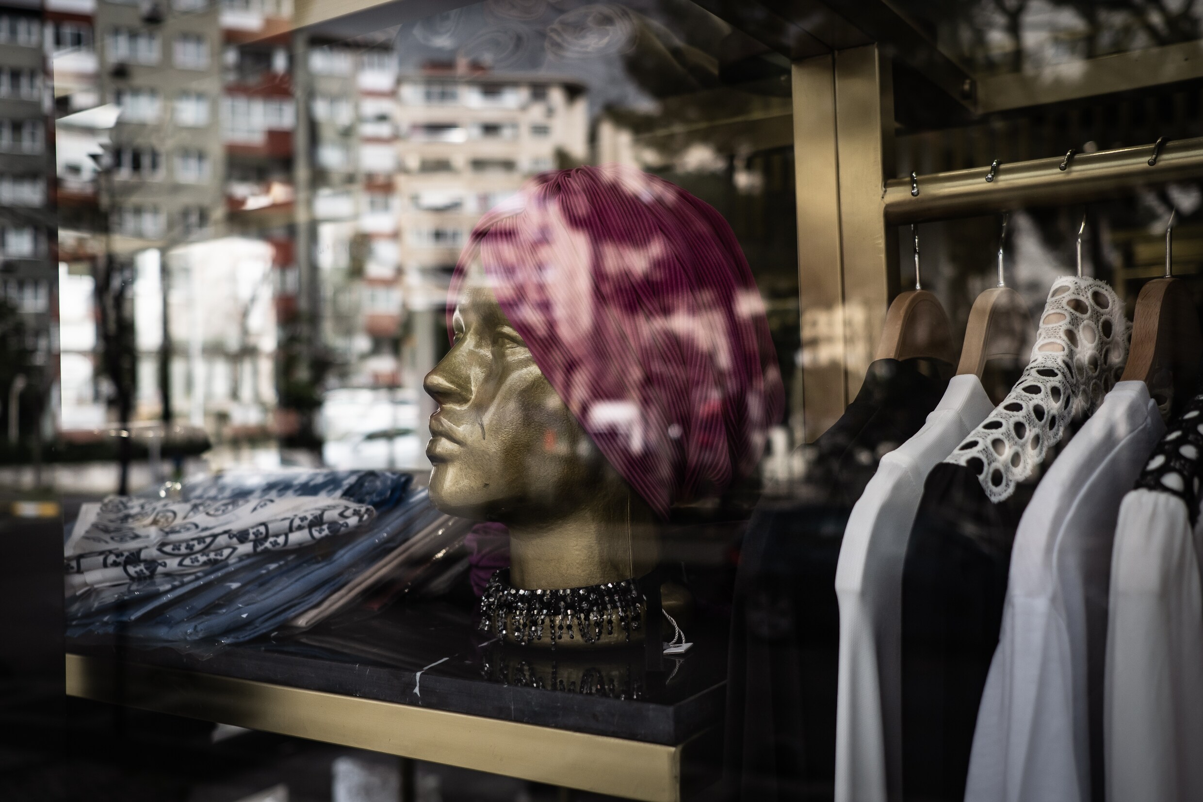 Modern of conservatief: in Turkije creëert de mode tweespalt in het ...