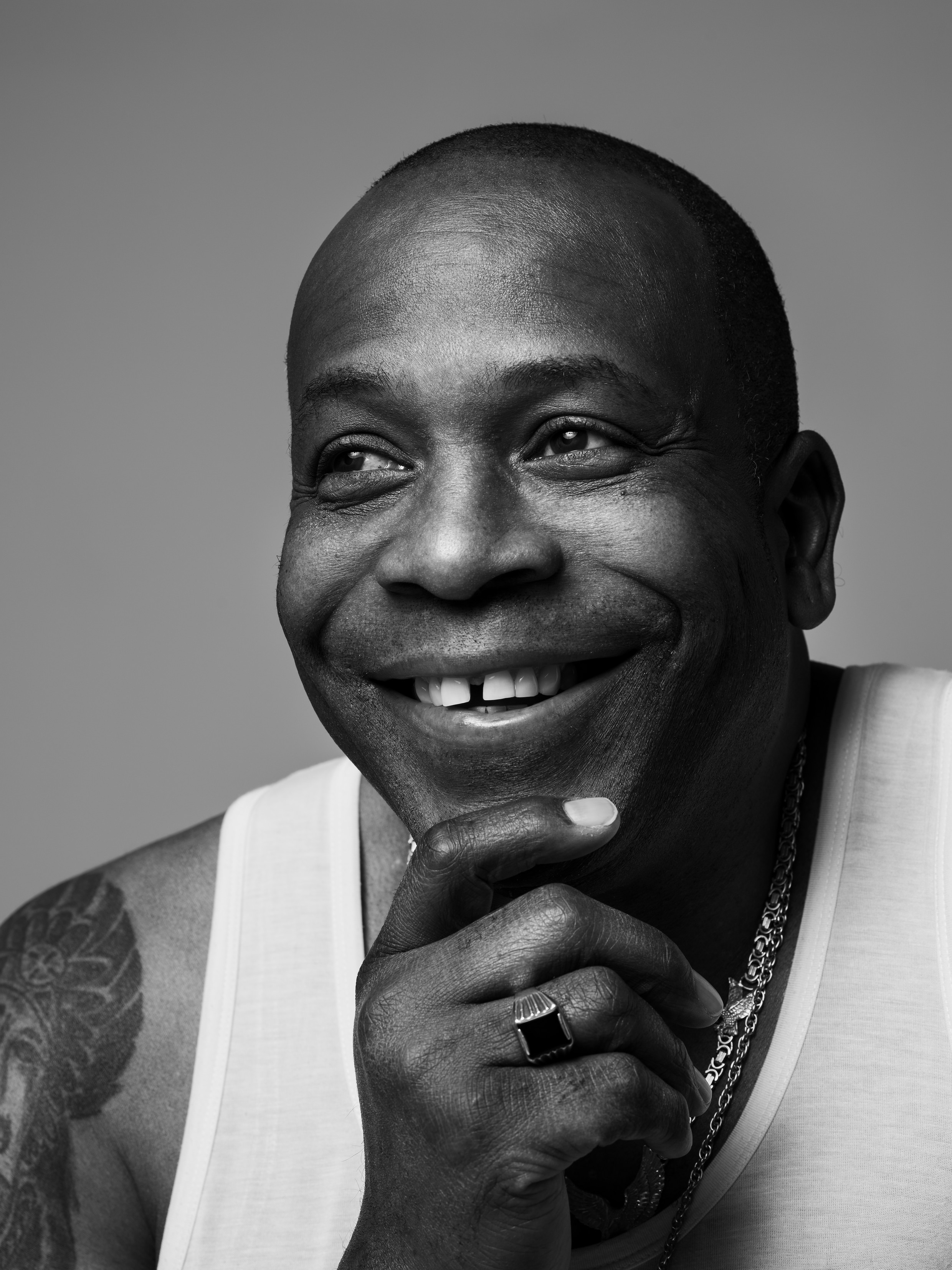 De zes vluchten van vliegende keep Stanley Menzo | de Volkskrant