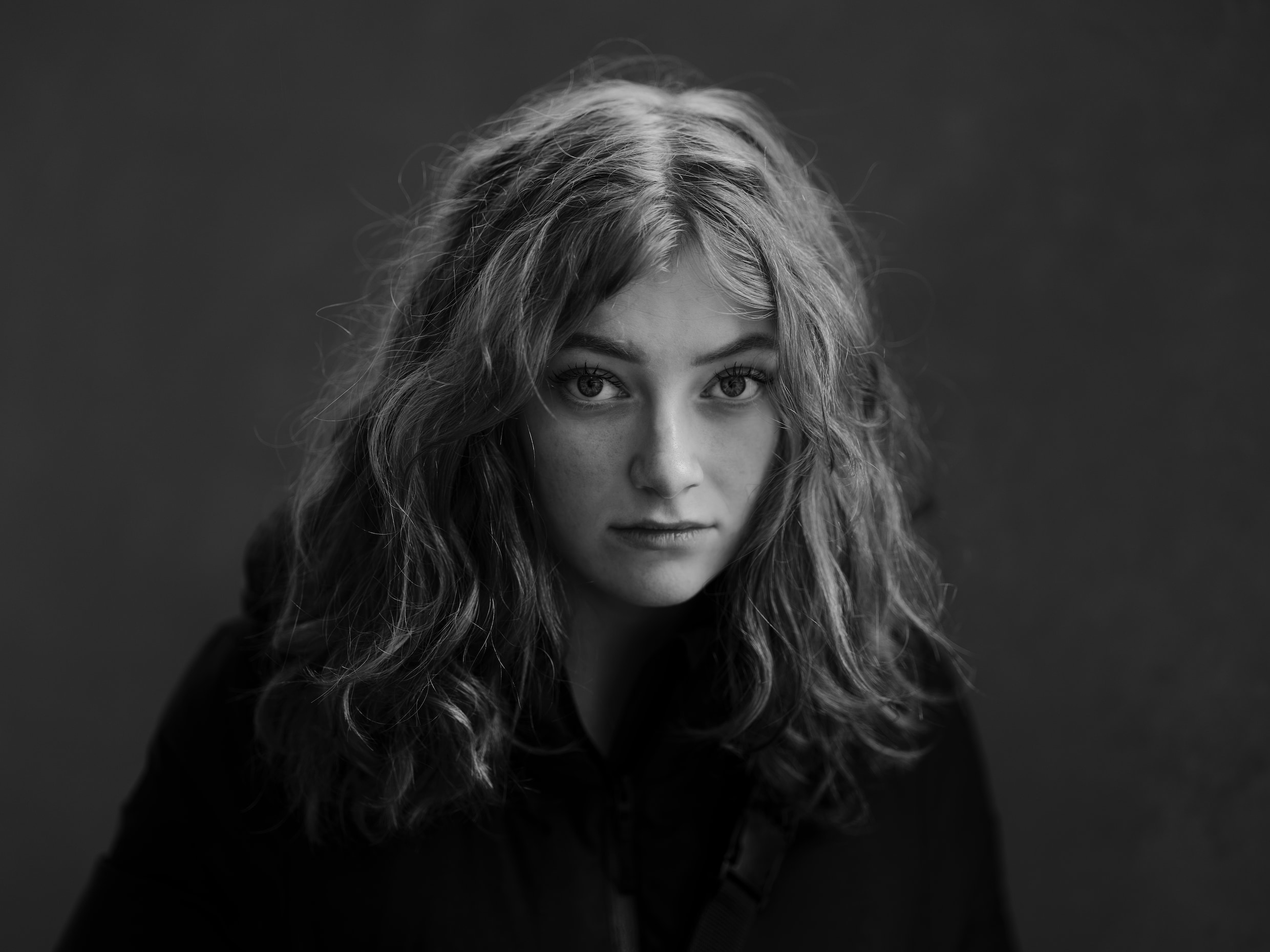 Zangeres Froukje (19): ‘Aan pop hoor je als metalhead een hekel te ...