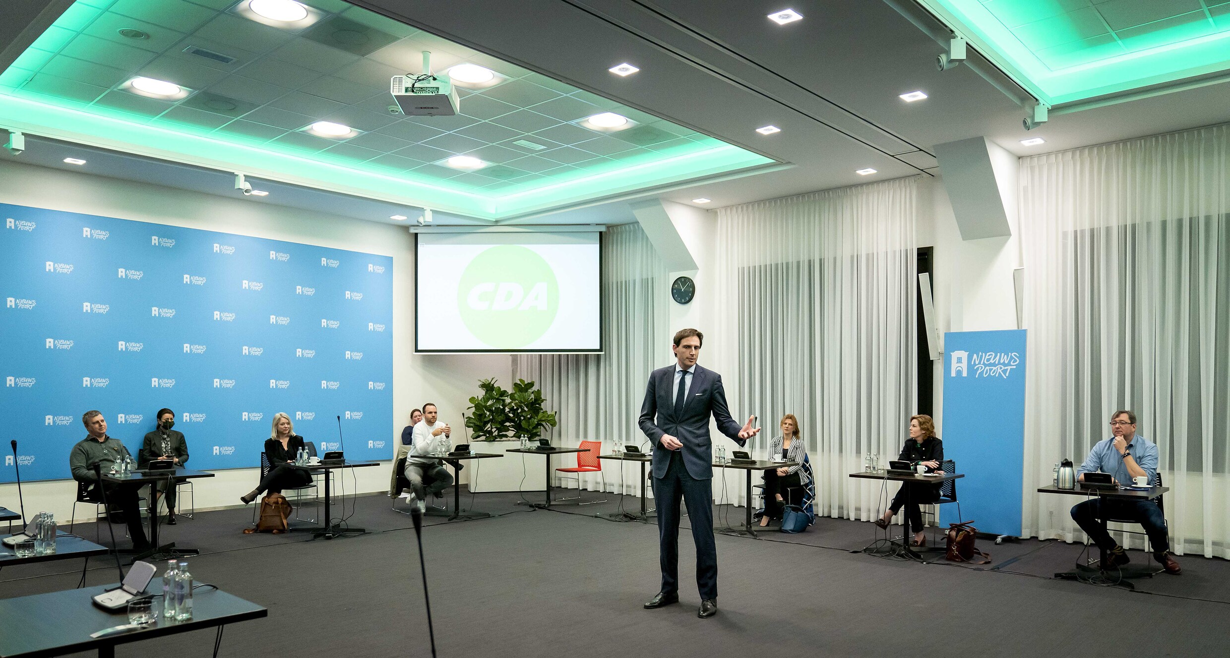 Opinie: Het CDA richt zichzelf ten gronde door de VVD op economische ...