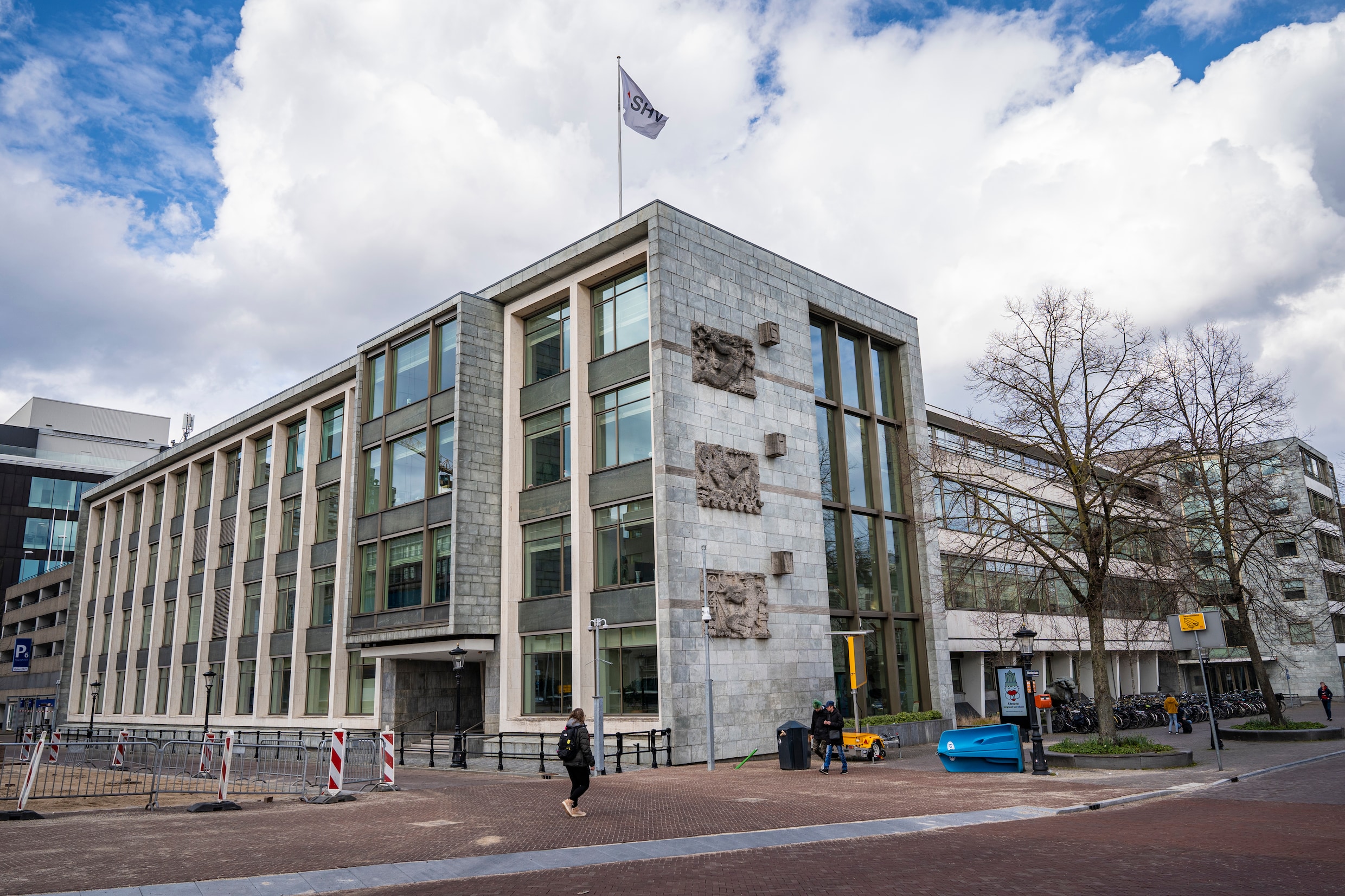 SHV-dochters schikken aanklachten wegens omkoping en corruptie voor 41 ...