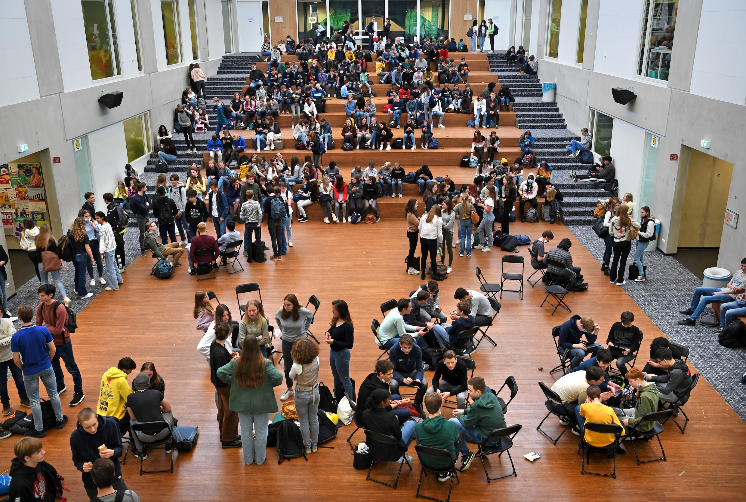 Middelbare scholen kunnen vanaf 31 mei weer helemaal open, verplicht ...