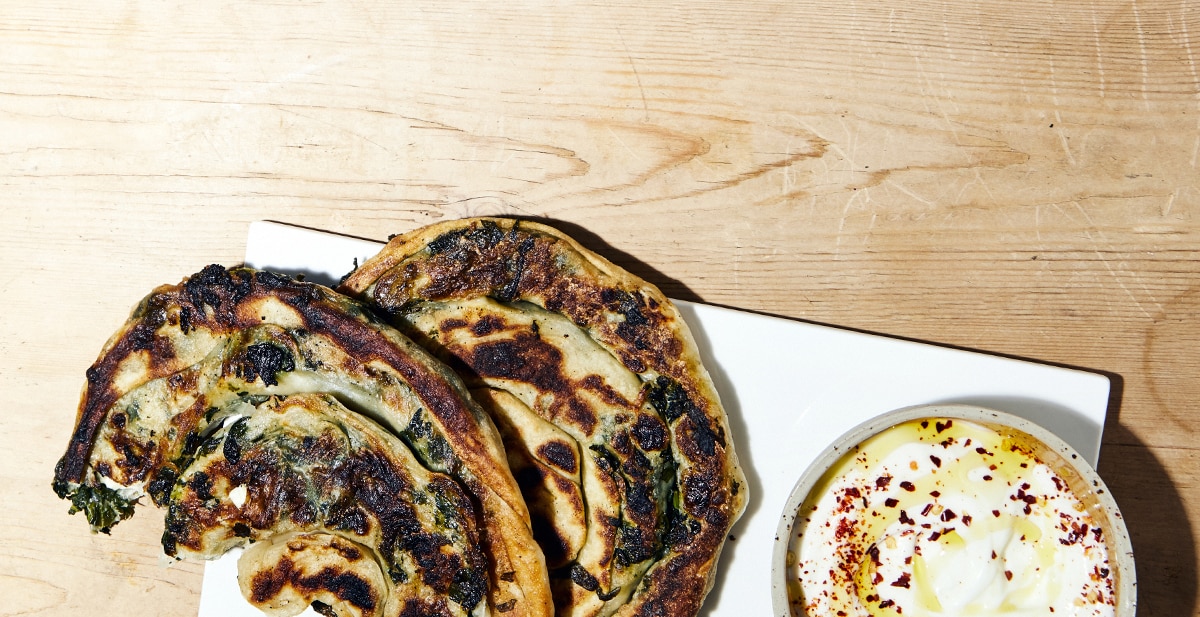 Een broodje voor bij de borrel, om te scheuren en te dippen: het is ...