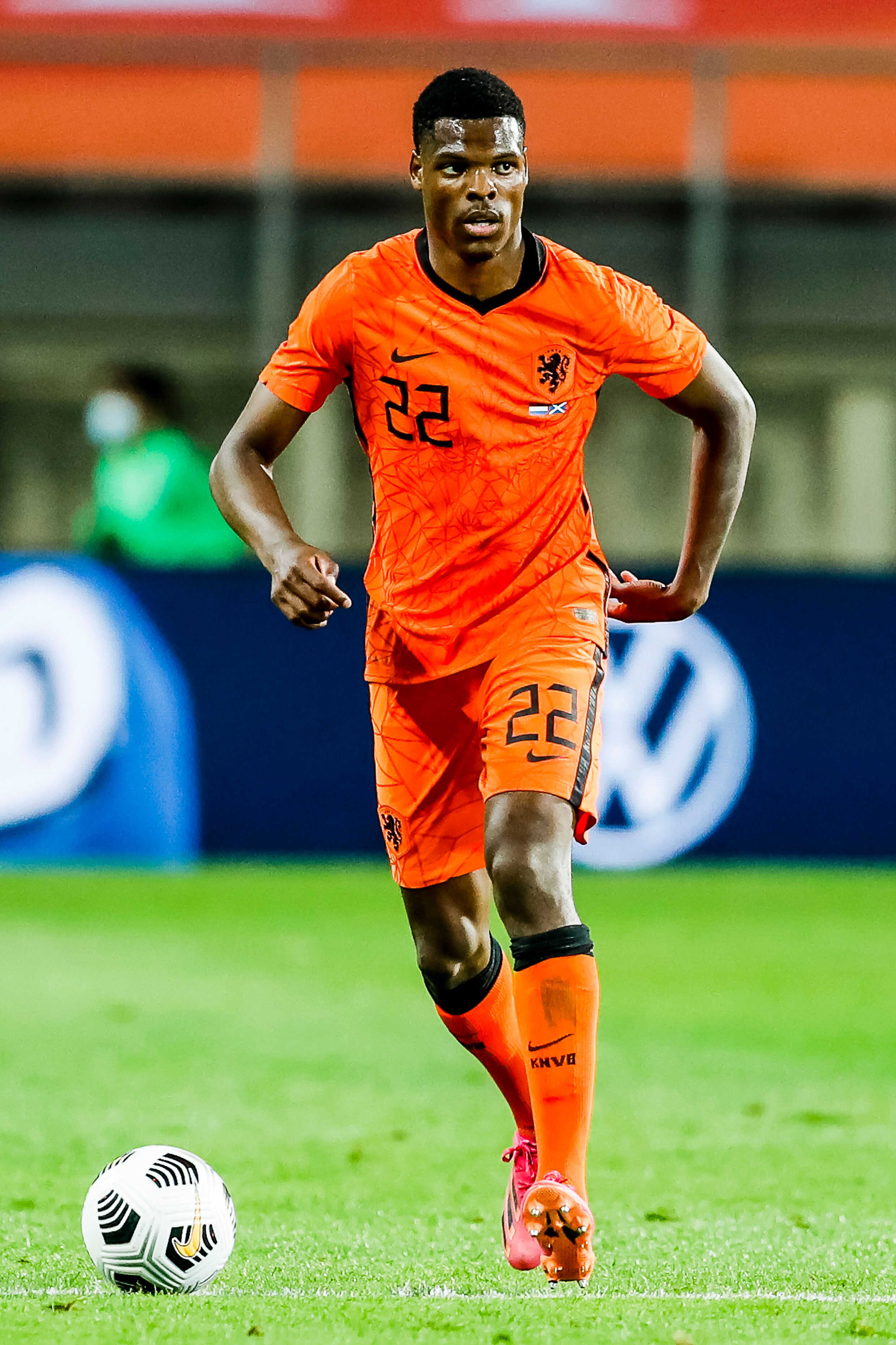 Een wervelwind op de rechterflank: ‘Denzel is gewoon Denzel, hij heeft ...