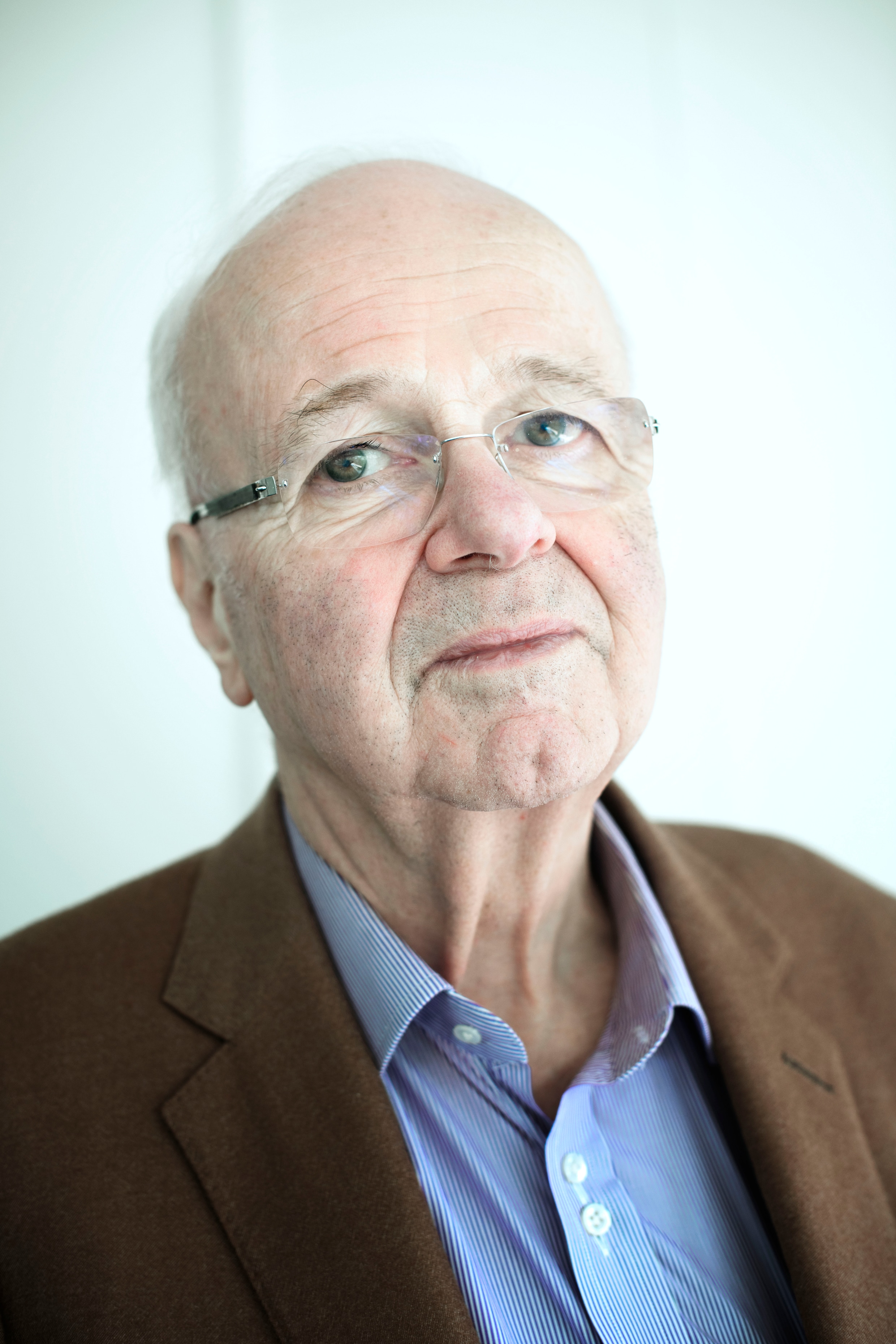 Chris Oomen (vermogen: 900 miljoen) kocht het ANP uit angst voor ...