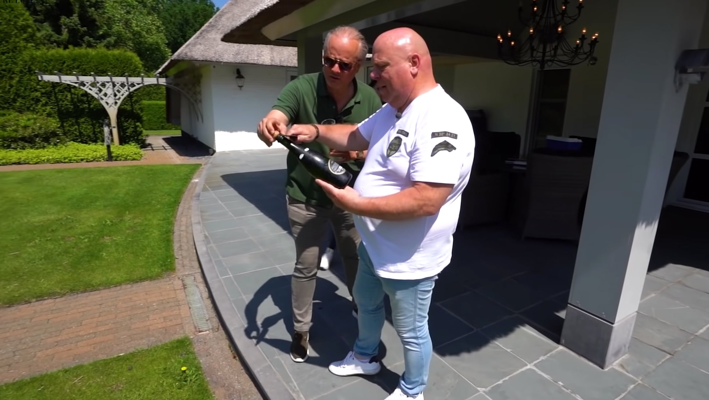 Pure Luxe-presentator Floris Wyers is een soort Jort Kelder met ...