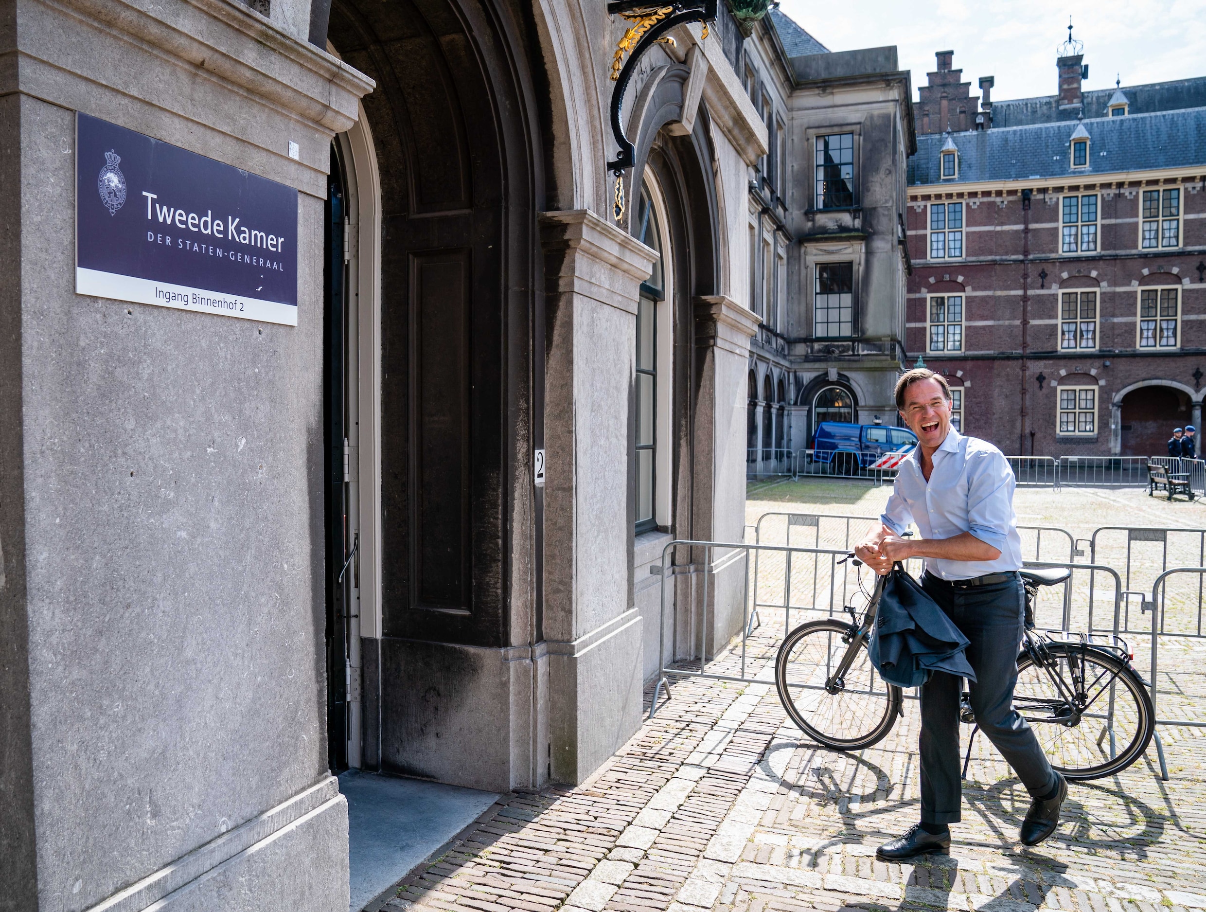 Binnenhof onthutst: ‘Laat Nederland het land blijven waar politici ...