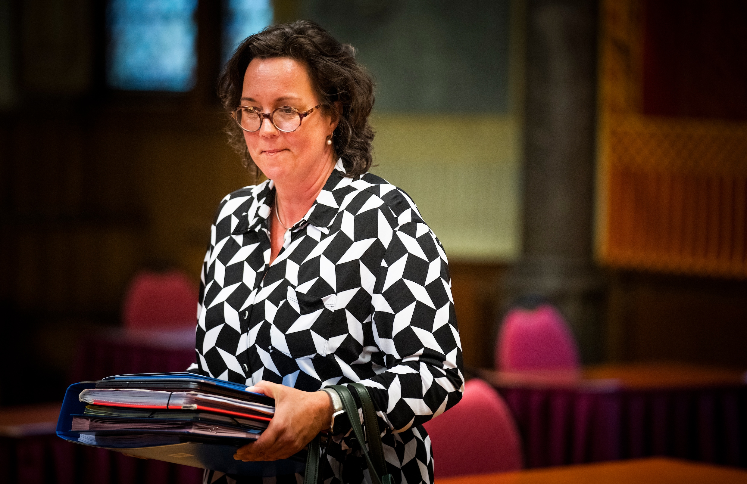 Tamara van Ark stapt wegens nekklachten op als minister en Kamerlid ...