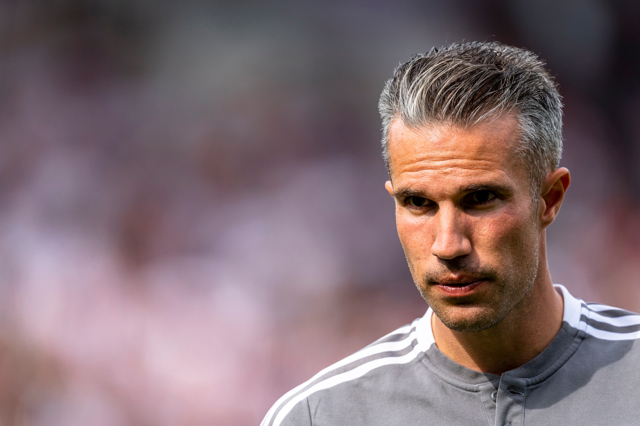Robin van Persie begint bij Heerenveen zijn carrière als hoofdtrainer ...