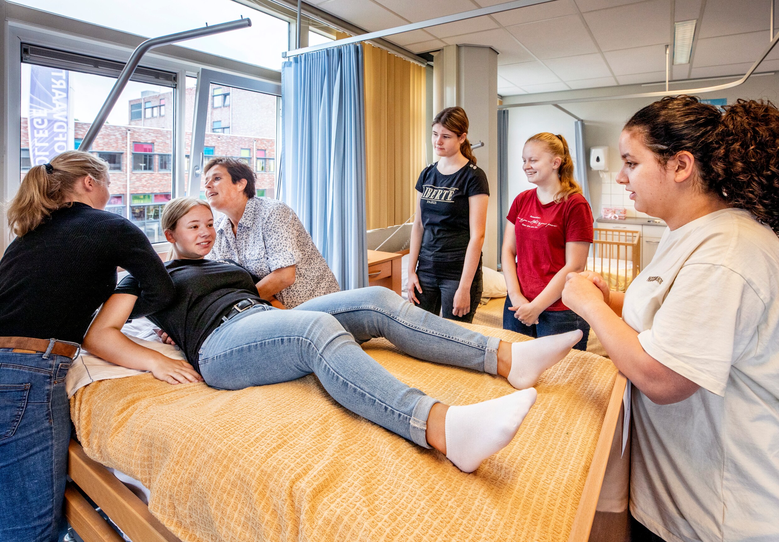 Eindelijk kan weer aan paspoppen worden gesjord. ‘Fysiek onderwijs is ...