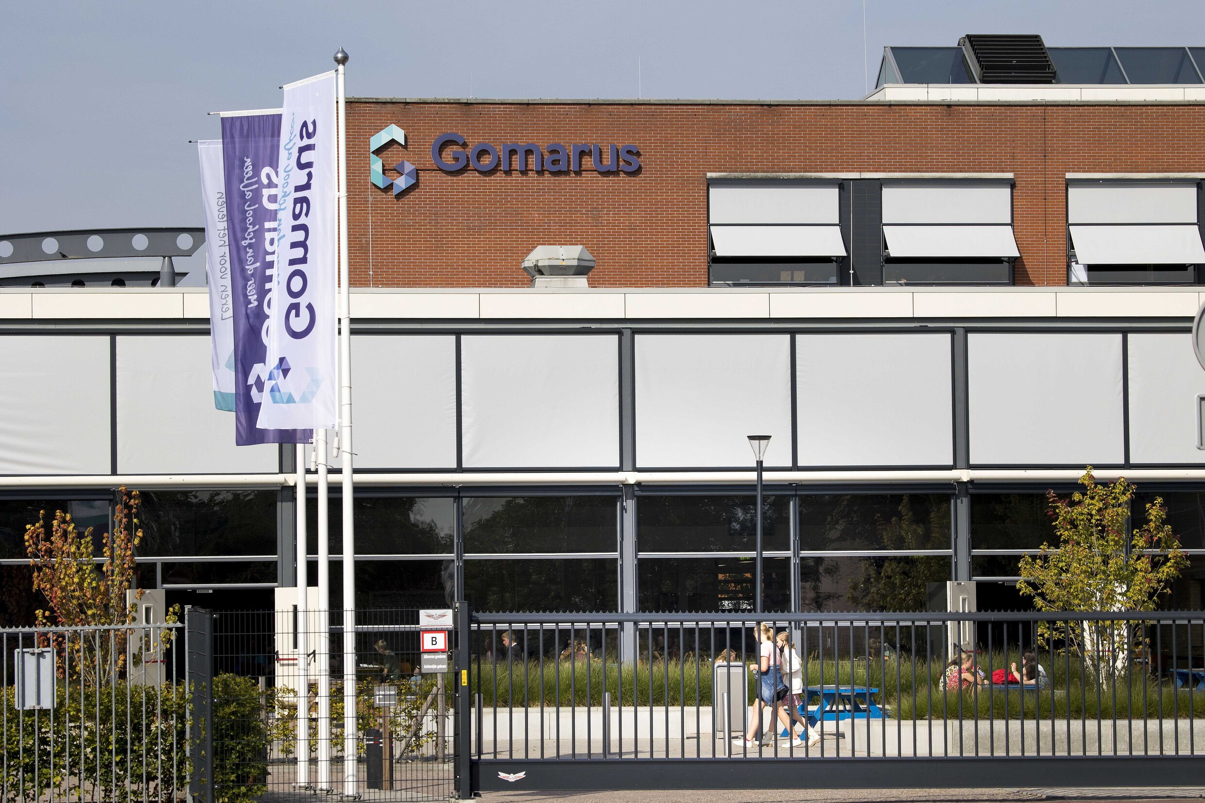 Veel reformatorische scholen wijzen homoseksuele relaties nog altijd af ...