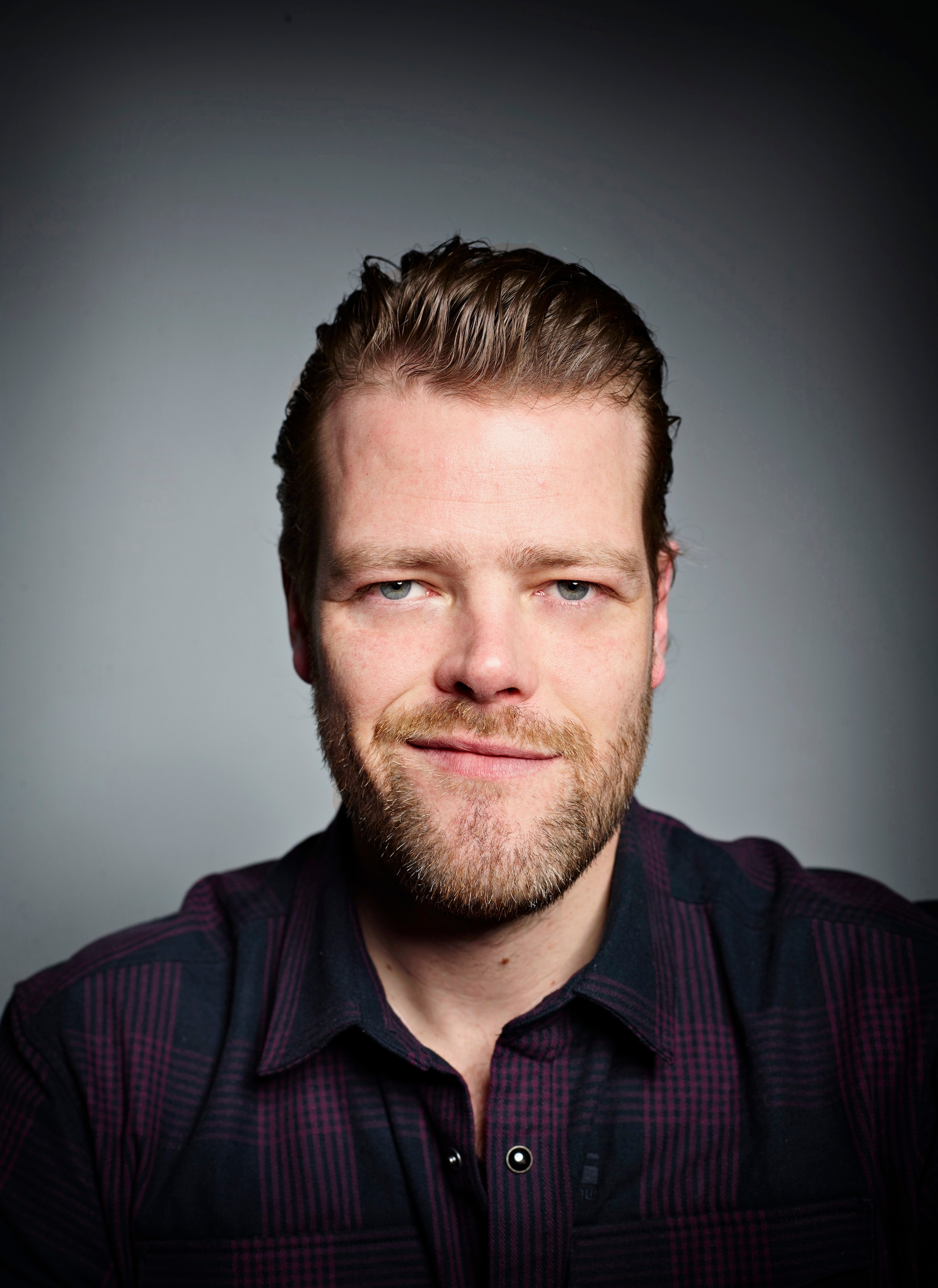 Martijn Koning verwerkt zijn Baudet-roast en de dood van zijn vader in interessante nieuwe show ...