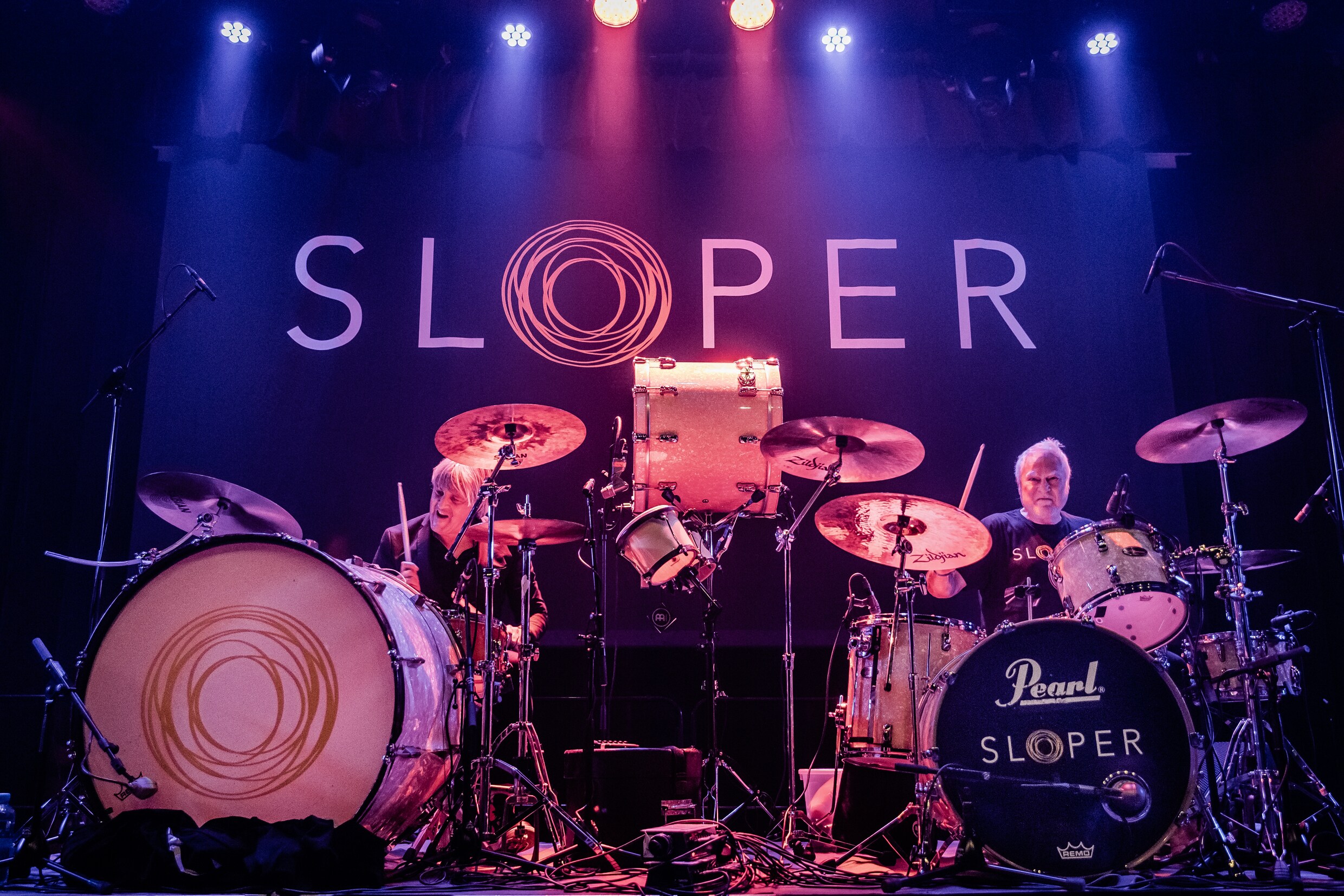 De ervaren debutanten van Sloper spelen strak, hard en gedegen ...