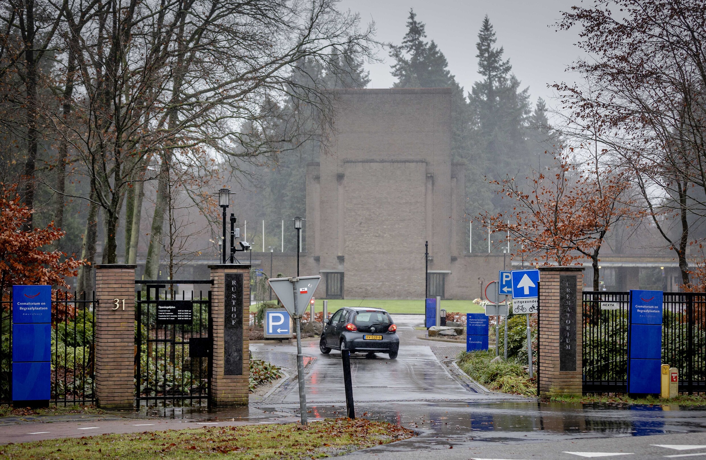 Amersfoort had paranormaal onderzoek op gesloten begraafplaats niet ...