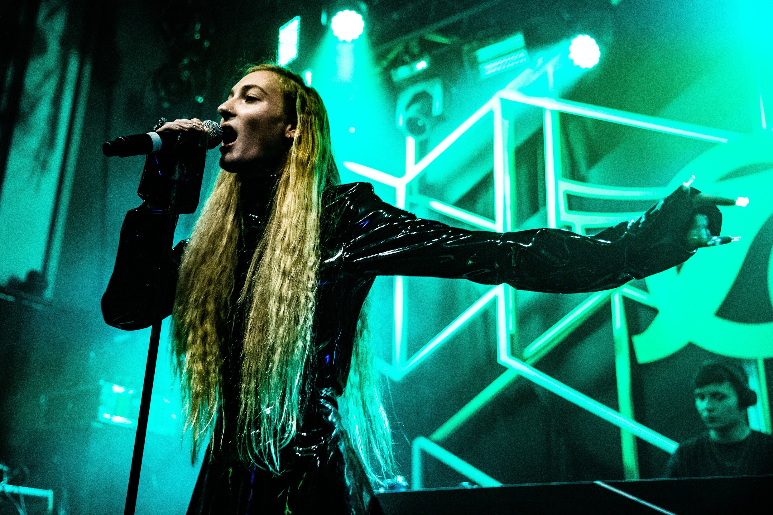 Zangeres en rapper Stien den Hollander (S10) voor Nederland naar het ...