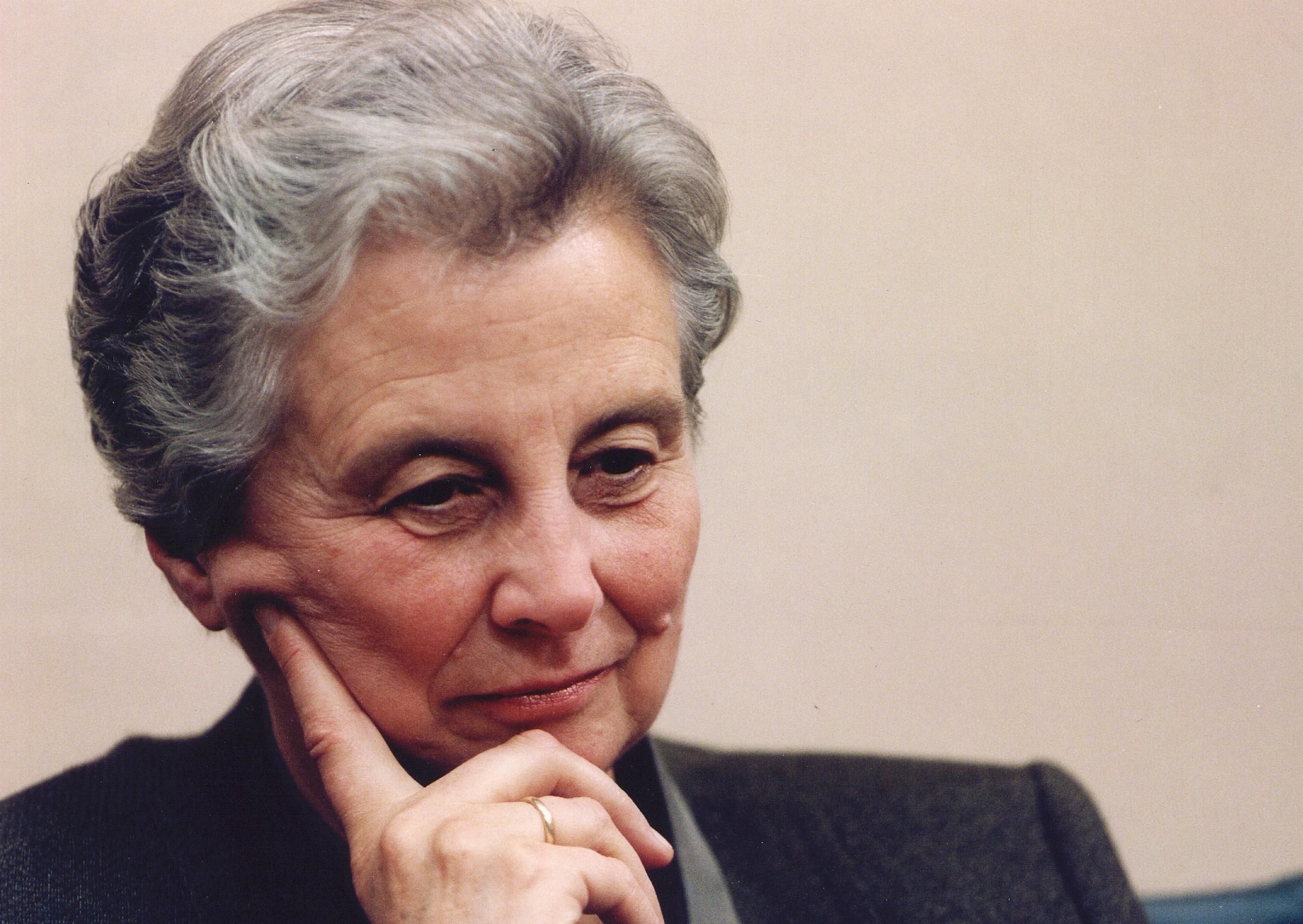 Keurige biografie van Els Borst gaat snel voorbij aan het kantelpunt in ...