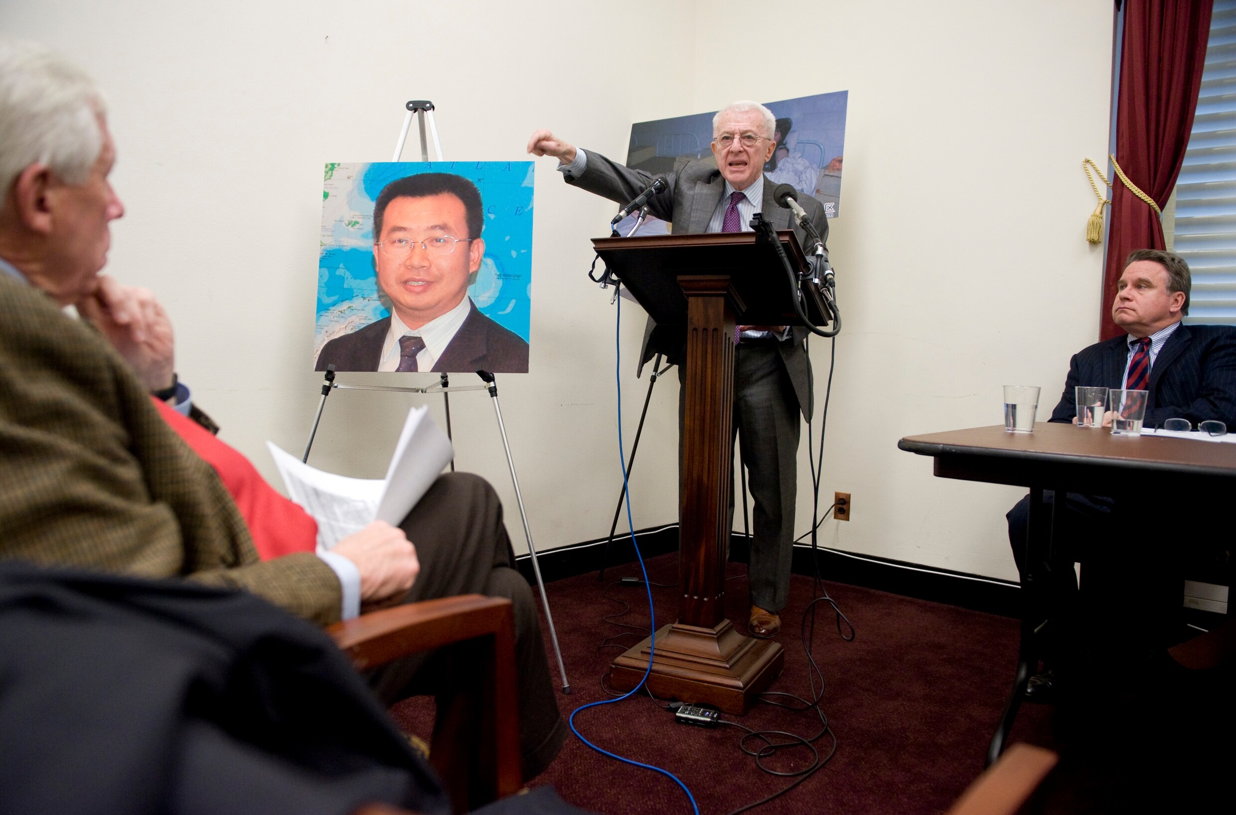 Amerikaanse mensenrechtenactivist die op Schiphol werd gearresteerd ...