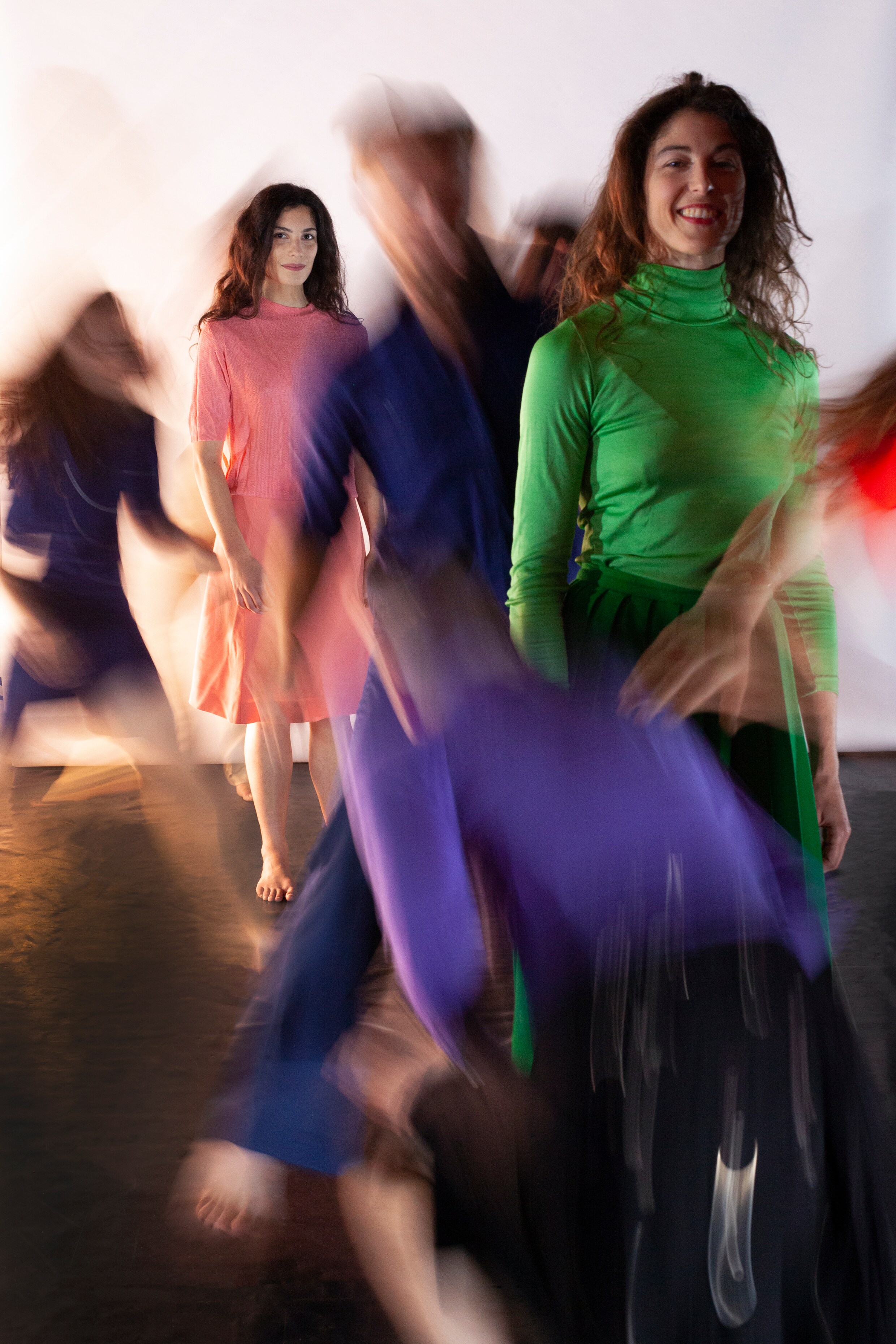 Joy Enjoy Joy is een dubbelzinnige ode aan de levenslust, met een ...