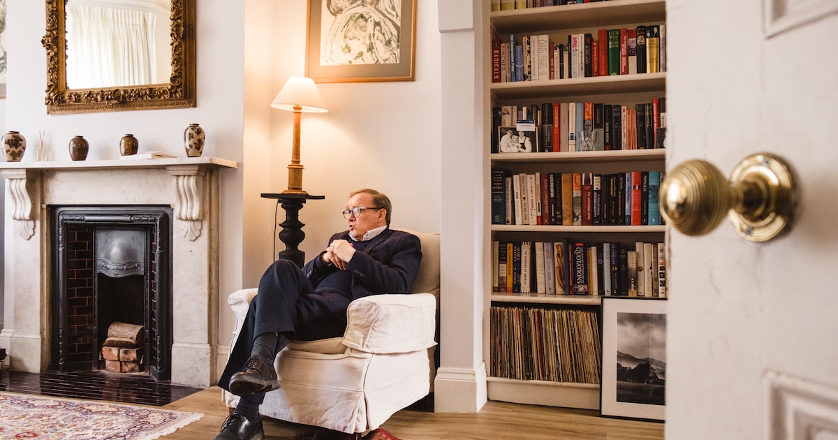 Adrian Wooldridge neemt het op voor de meritocratie: ‘Het overdreven ...