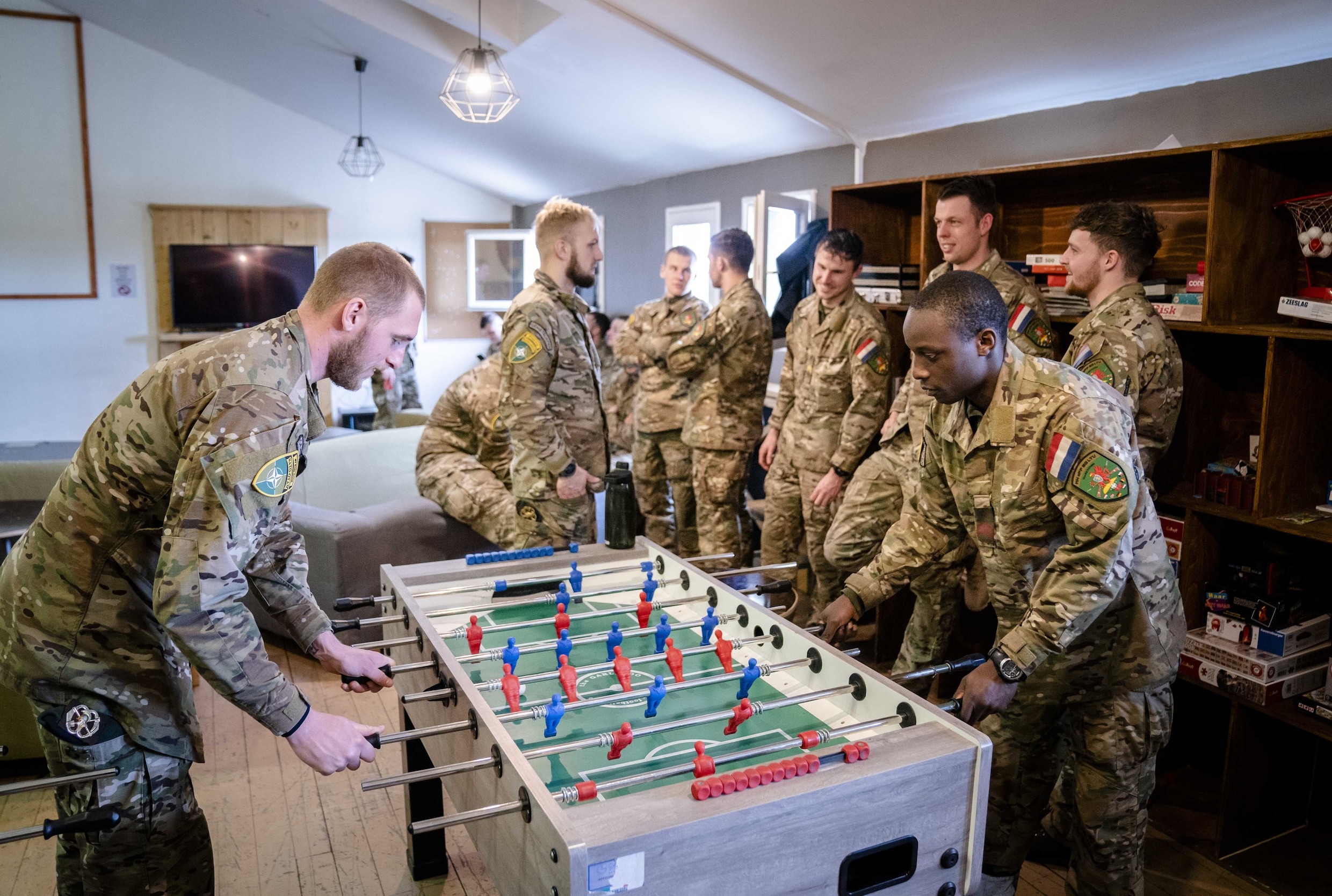 Nederlandse leger vertoont grote gaten, extra Navo-bijdragen vrijwel ...