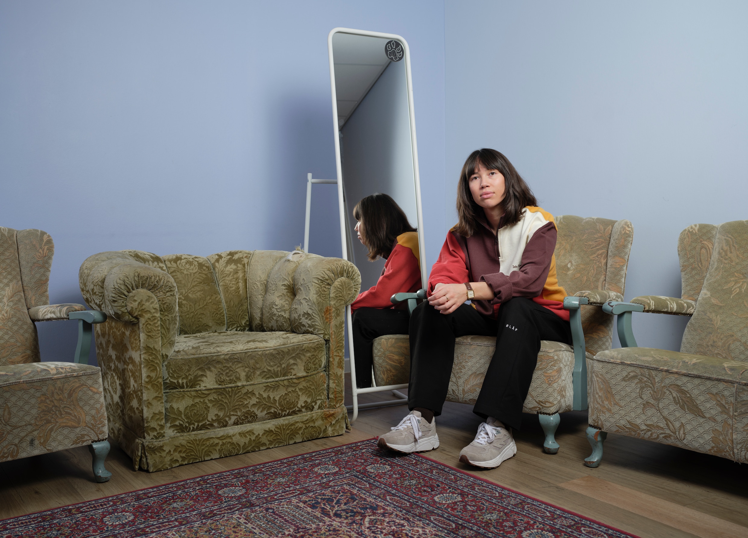 Meau kan haar armen nauwelijks optillen, met dank aan haar nieuwe ...