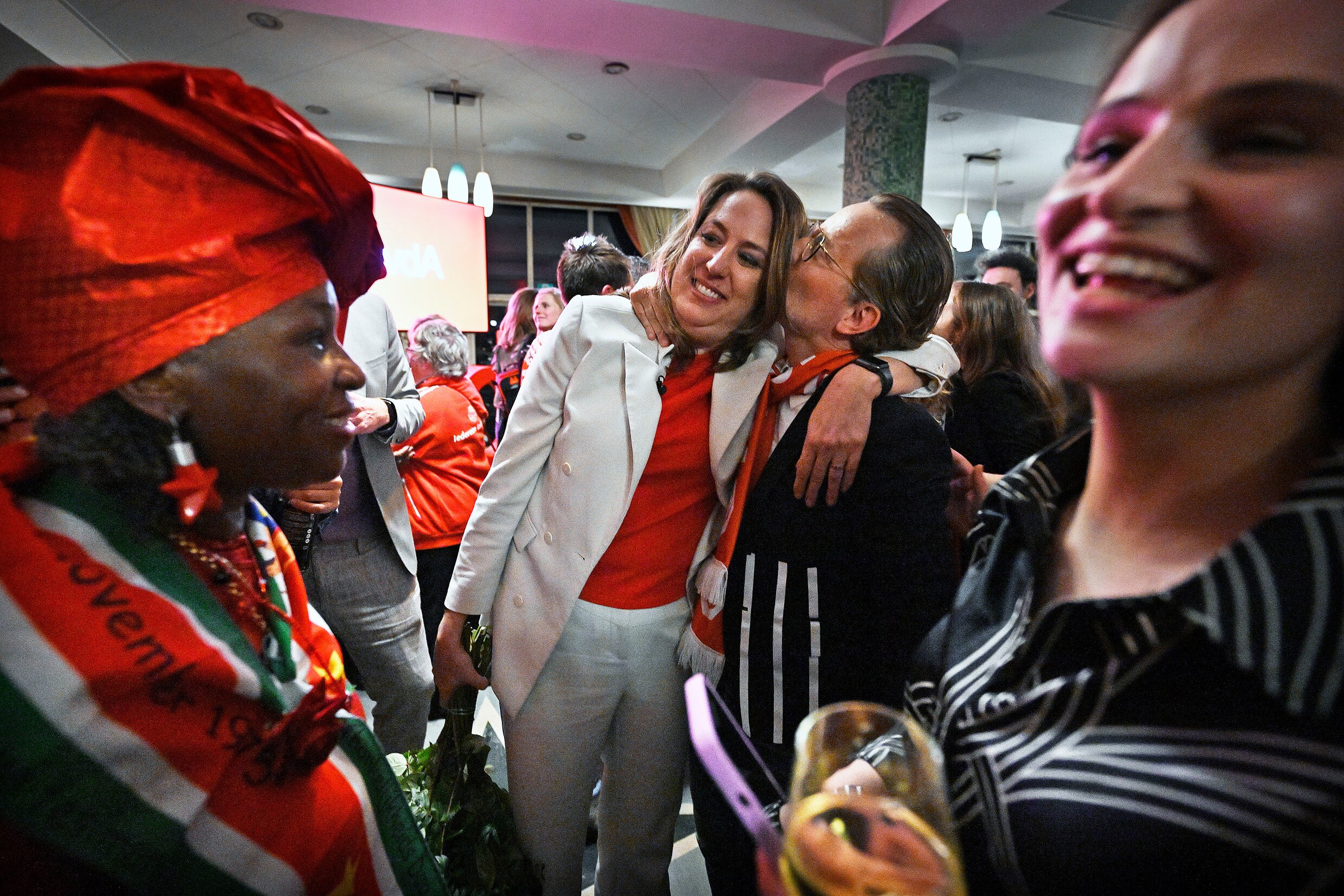 Links, herstel de vertrouwensbreuk met de kiezers en gooi het roer radicaal om | de Volkskrant