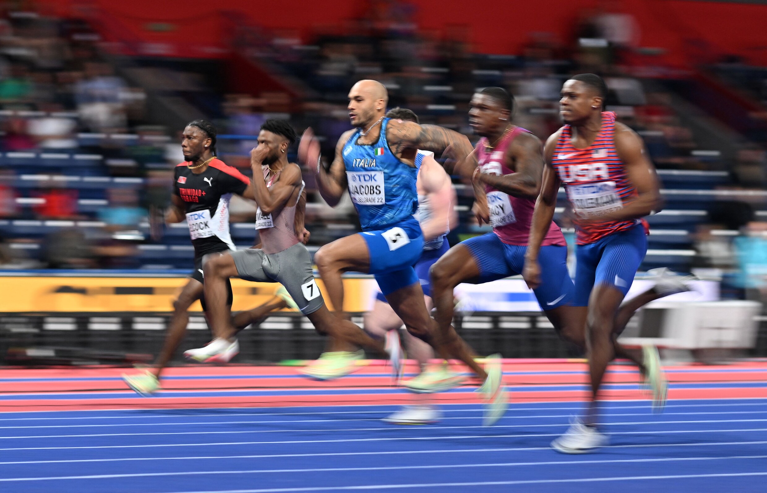 Het spektakel is terug op de sprint: binnen 0,003 seconde is zowel ...
