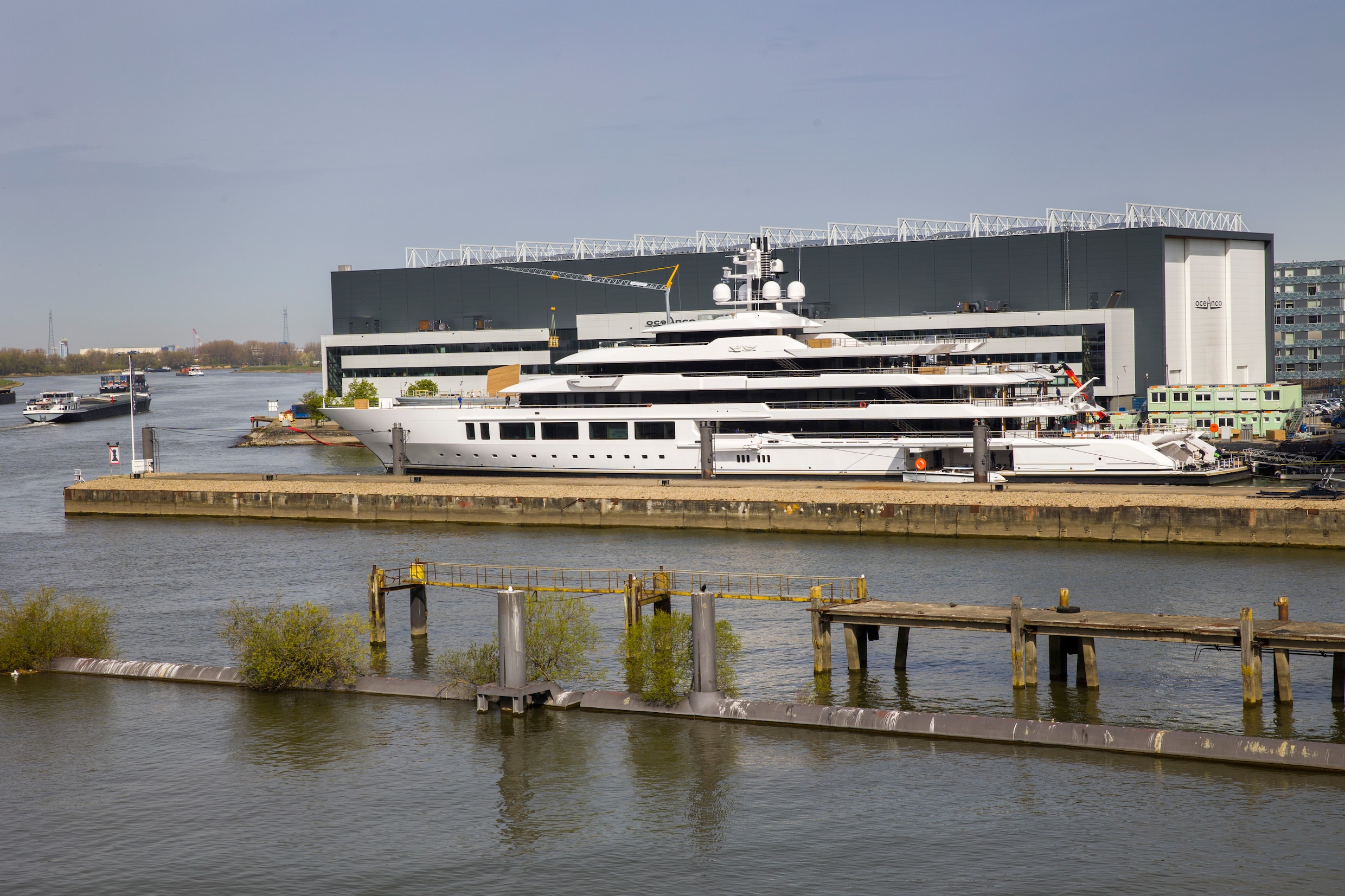 Gamemiljardair is nieuwe eigenaar van Nederlandse bouwer van Bezos’ superjacht | de Volkskrant