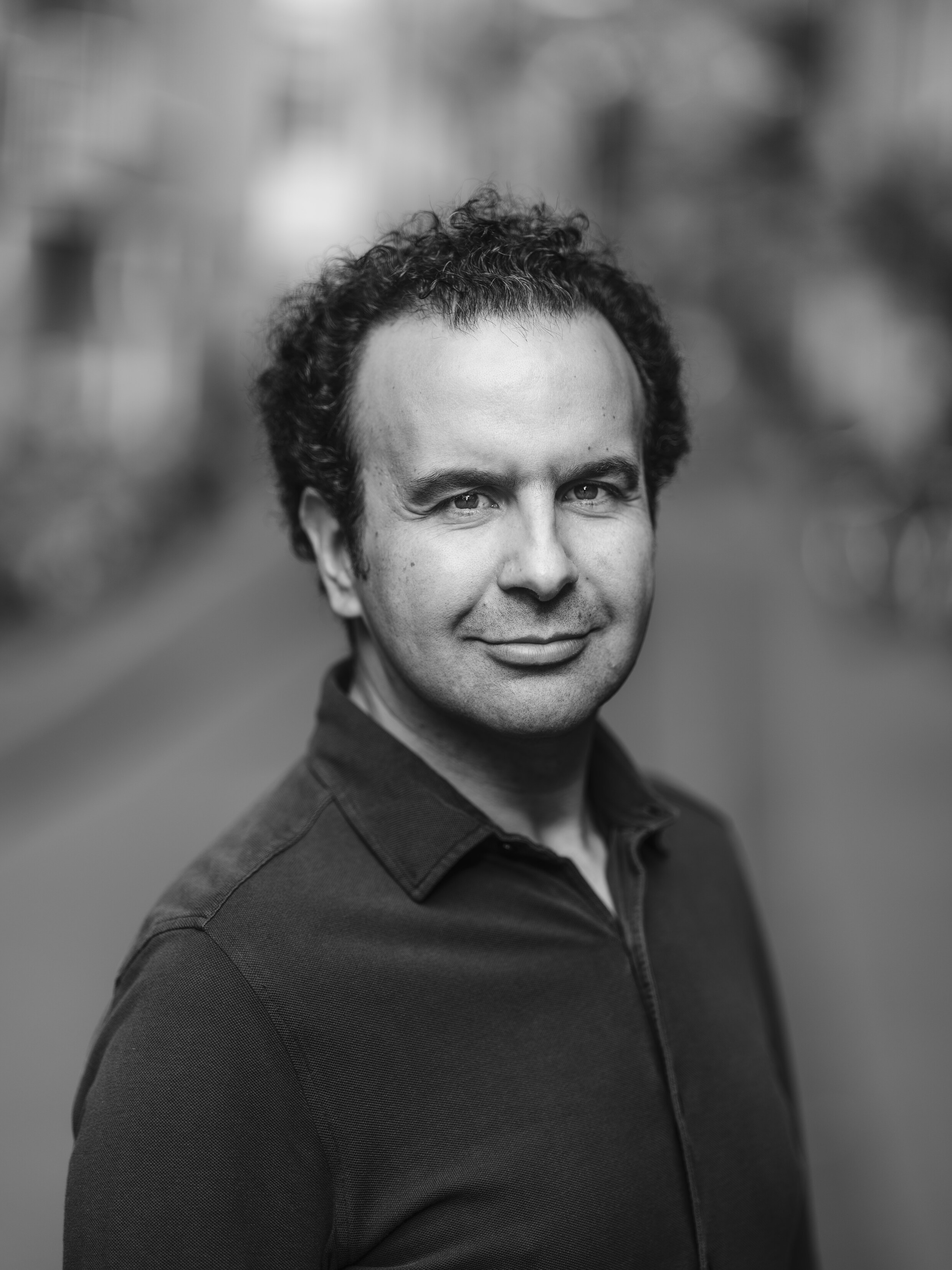 De nieuwe dichtbundel van Mustafa Stitou is ontstellend goed ★★★★★ | de ...