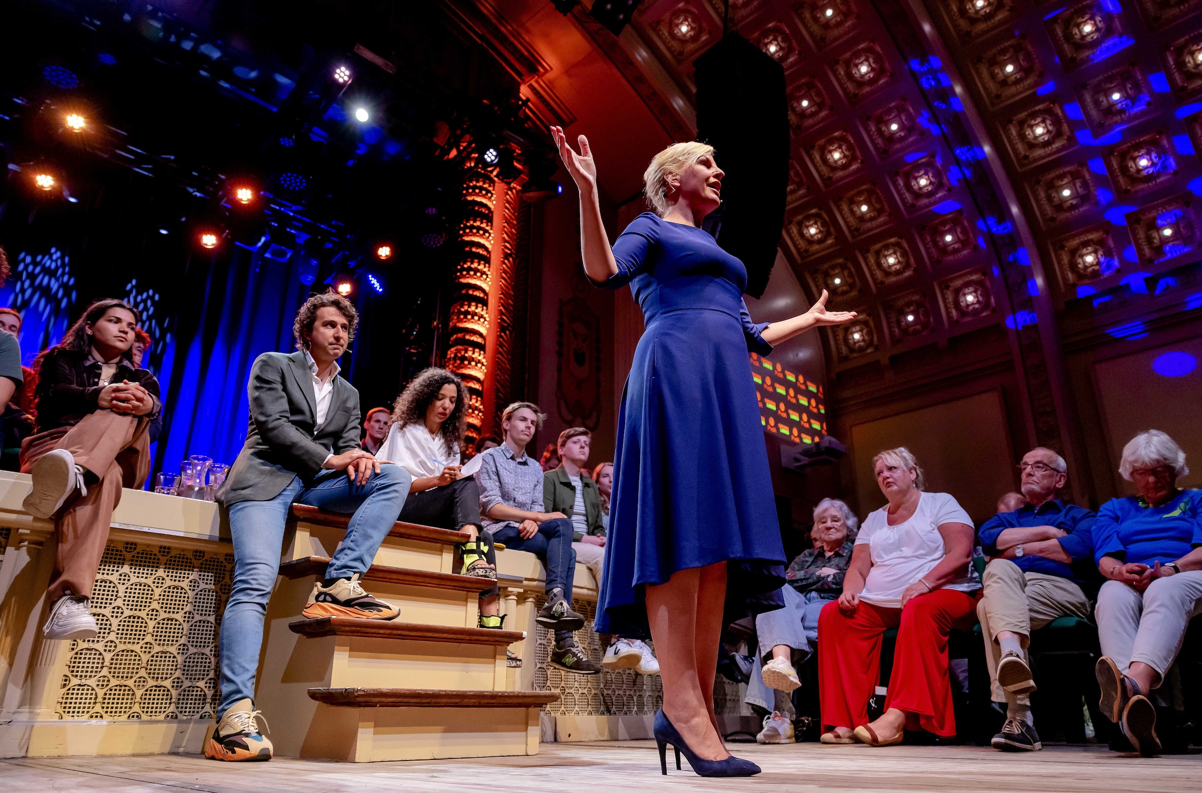 Opinie: Alle afdelingen, alle gewone en trouwe leden, moeten bij de ...
