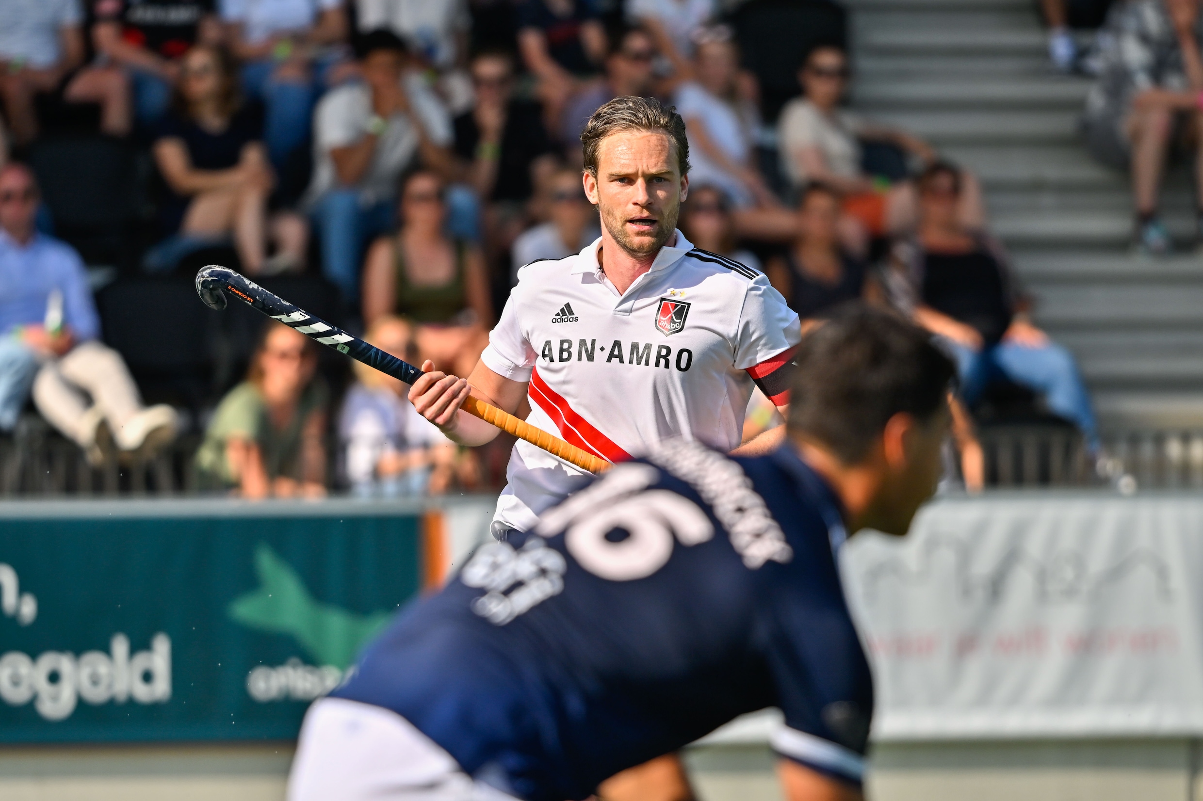 Kleine doelstellingen, hard werken en dan slagen; dat is typisch ...