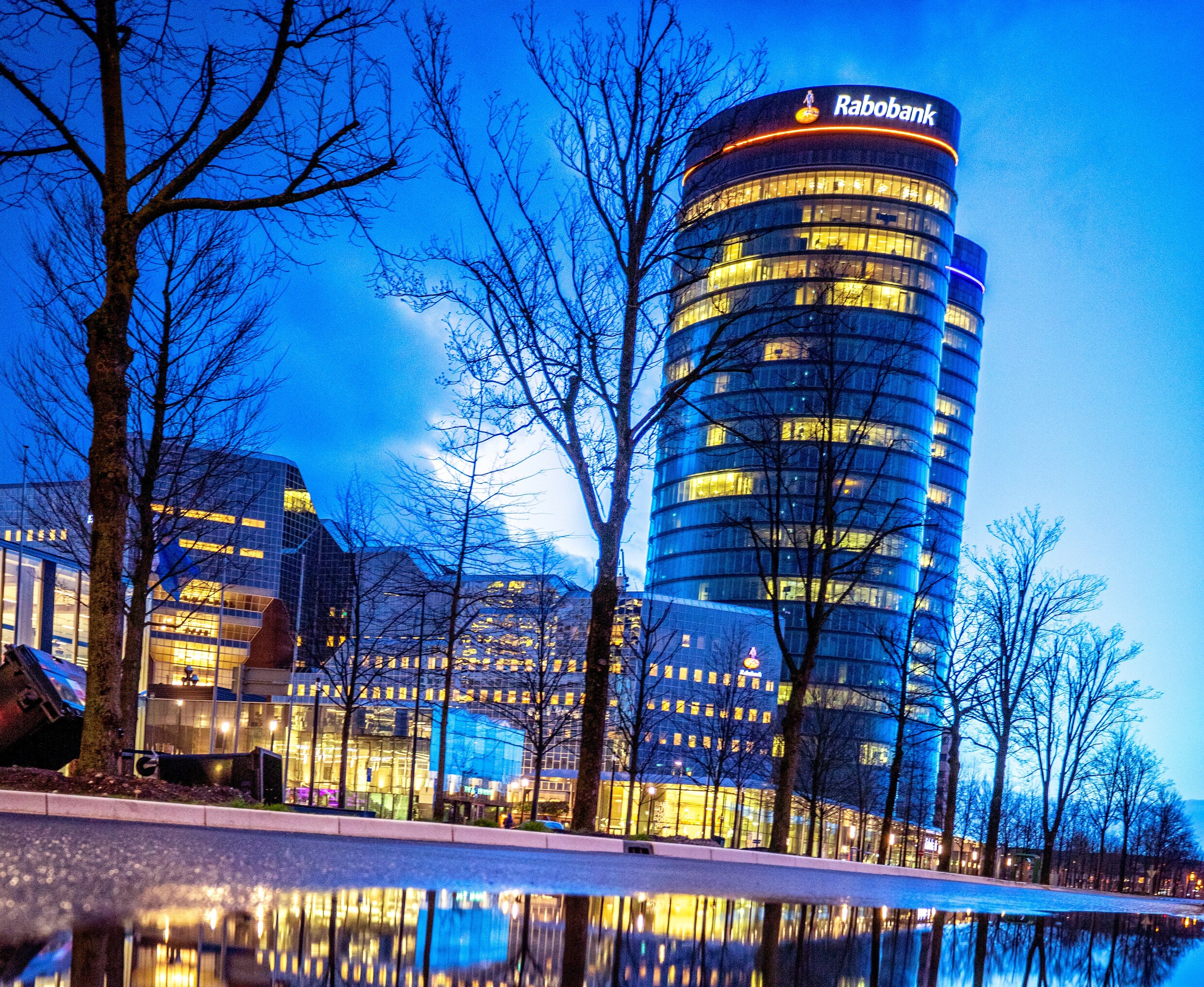 Bijna 3 miljard winst in 2022 voor Rabobank, die fors investeert in ...